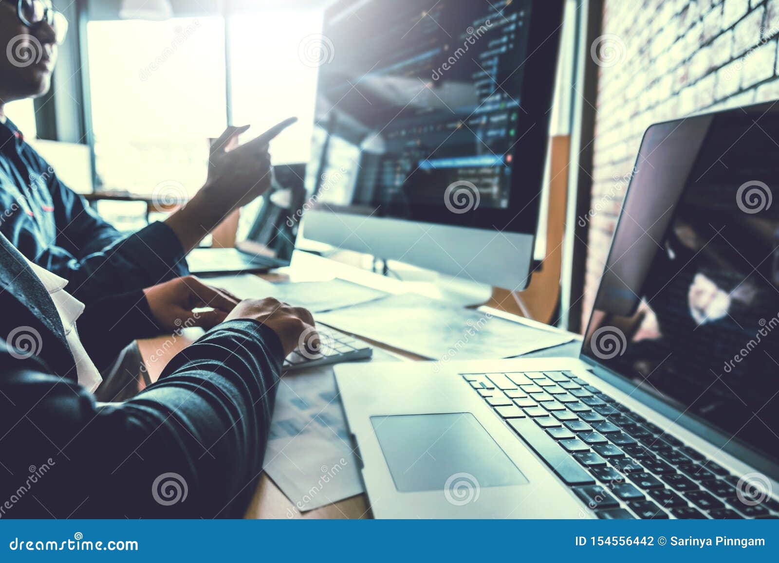 Developing Programmer Team Development Website Design and Coding ...