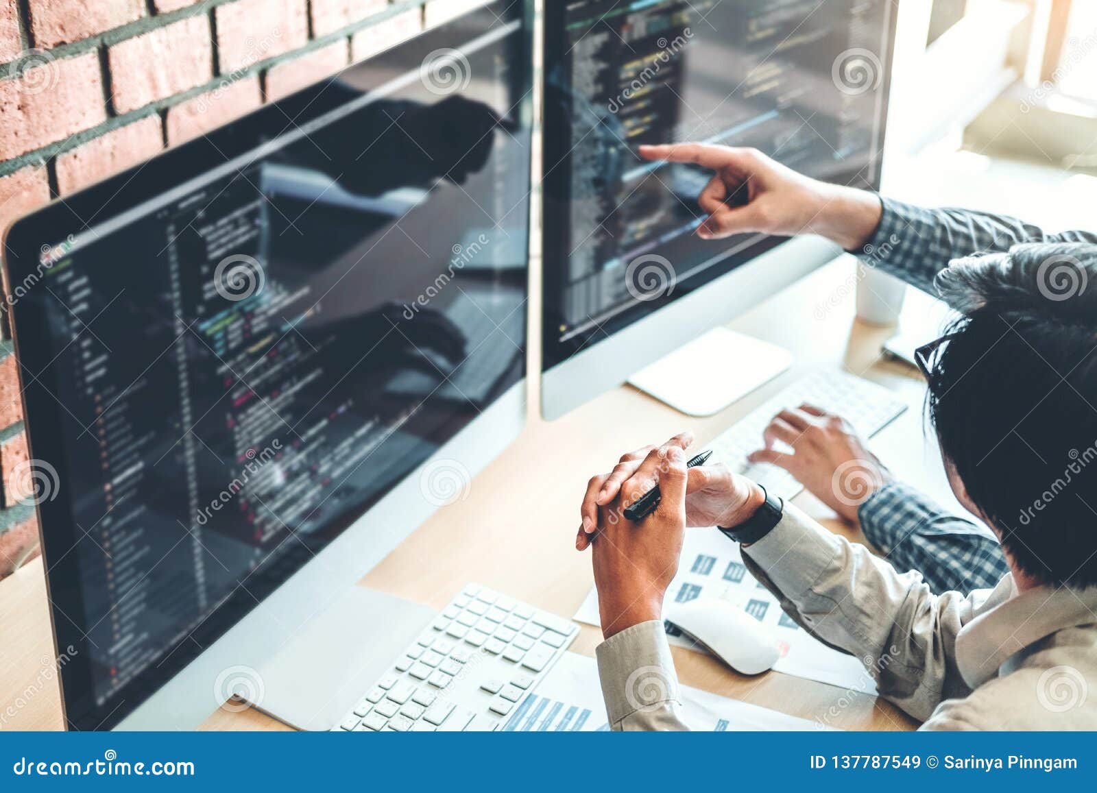 Developing Programmer Team Development Website Design and Coding ... Developing Programmer Team Development Website Design and Coding ...