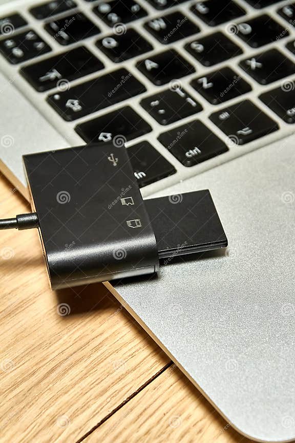 A Device for Transferring Information from Memory Cards To a Computer ...