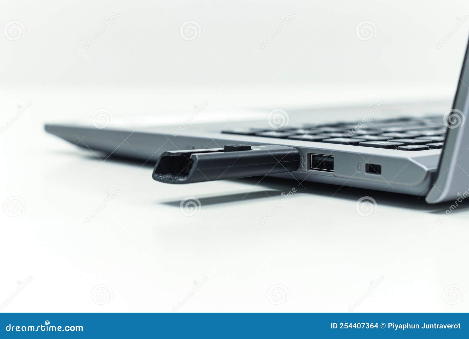 Device USB Drive for Save and Backup Data Connect To USB Port for ...