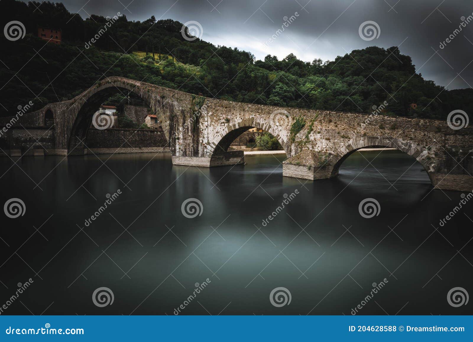Devil S Bridge I Tuscany Italy Stock Photo - Image of lucca, waterway ...