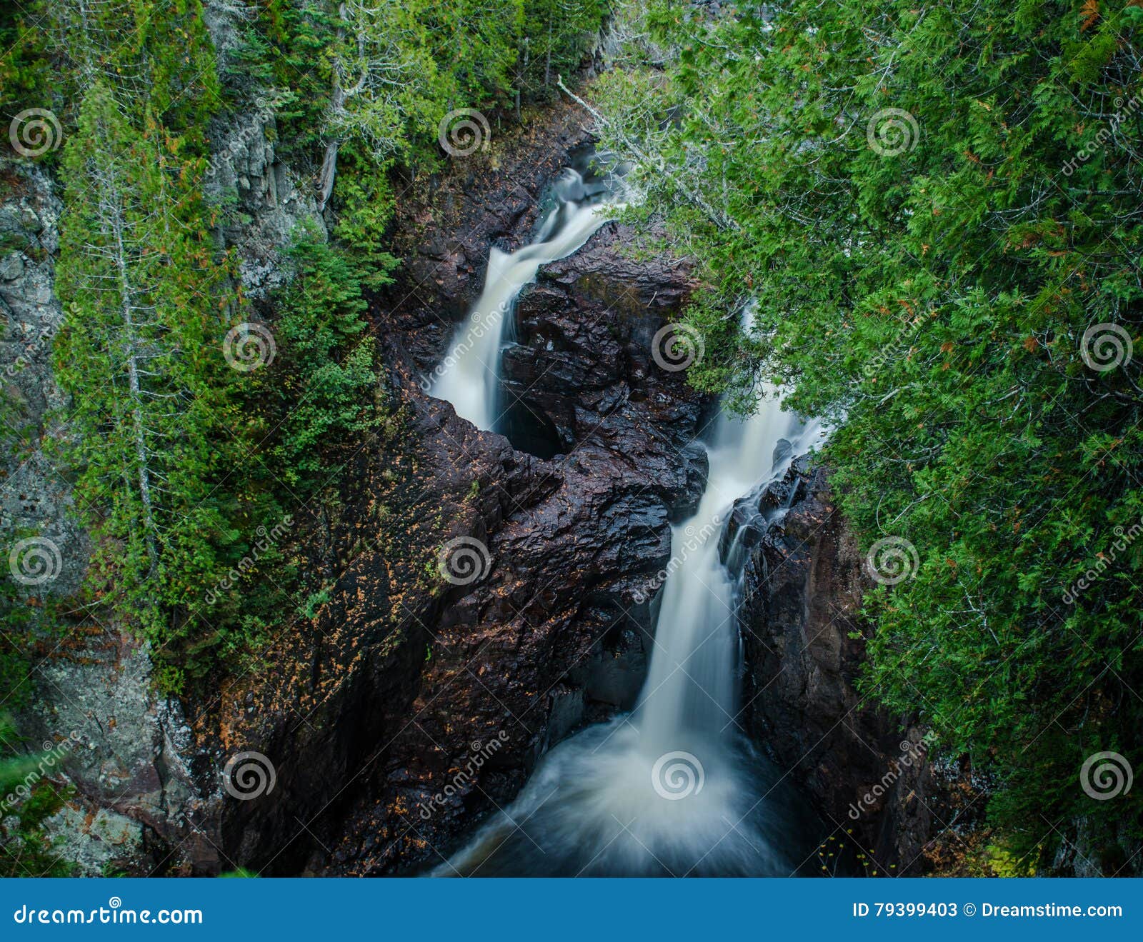 Devil s Kettle Fall stock image. Image of forest, shore - 79399403