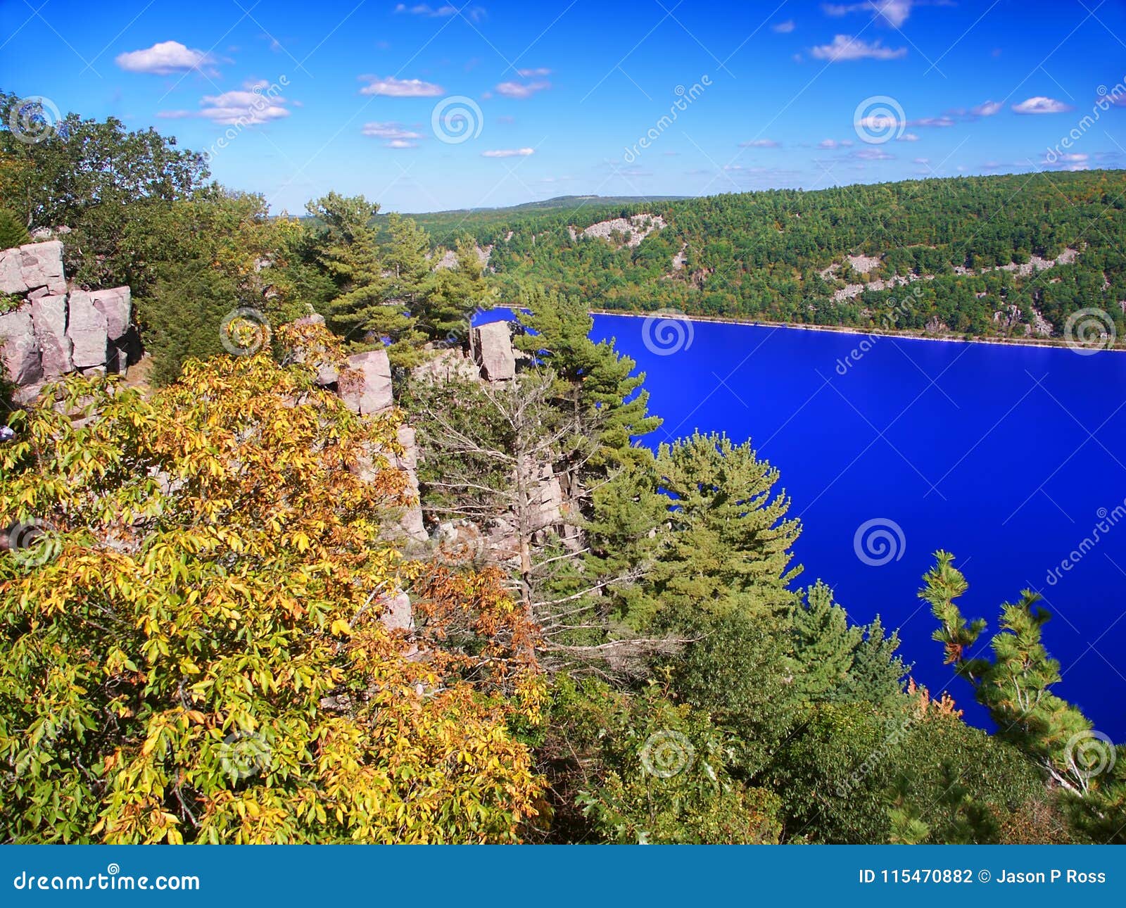 Devils Lake State Park Wisconsin Stock Photo - Image of outcrop, cliff ...