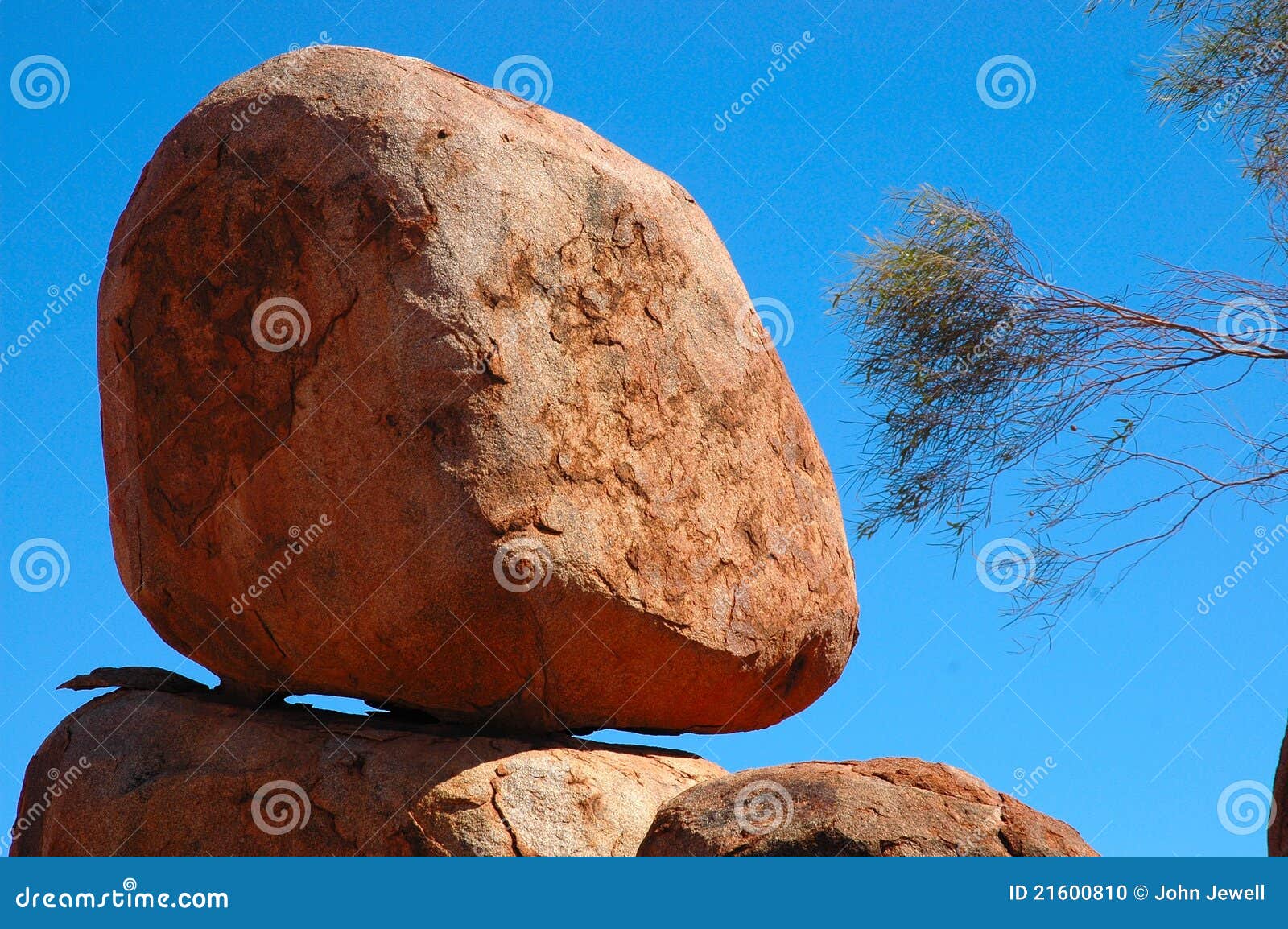Devils Marbles. stock photo. Image of stone, wreathed - 21600810