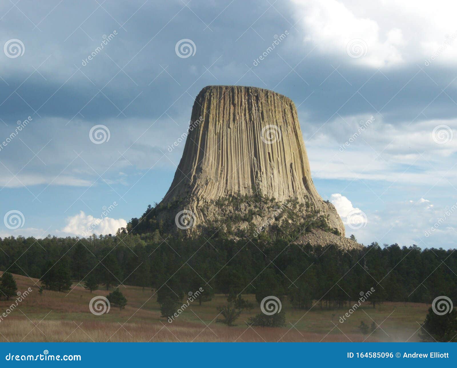 Devils tower in Arizona stock photo. Image of tower - 164585096