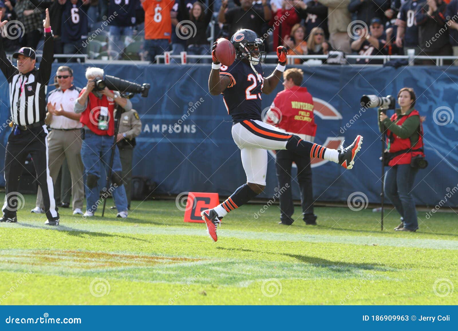 Devin Hester editorial stock photo. Image of touchdown - 186909963