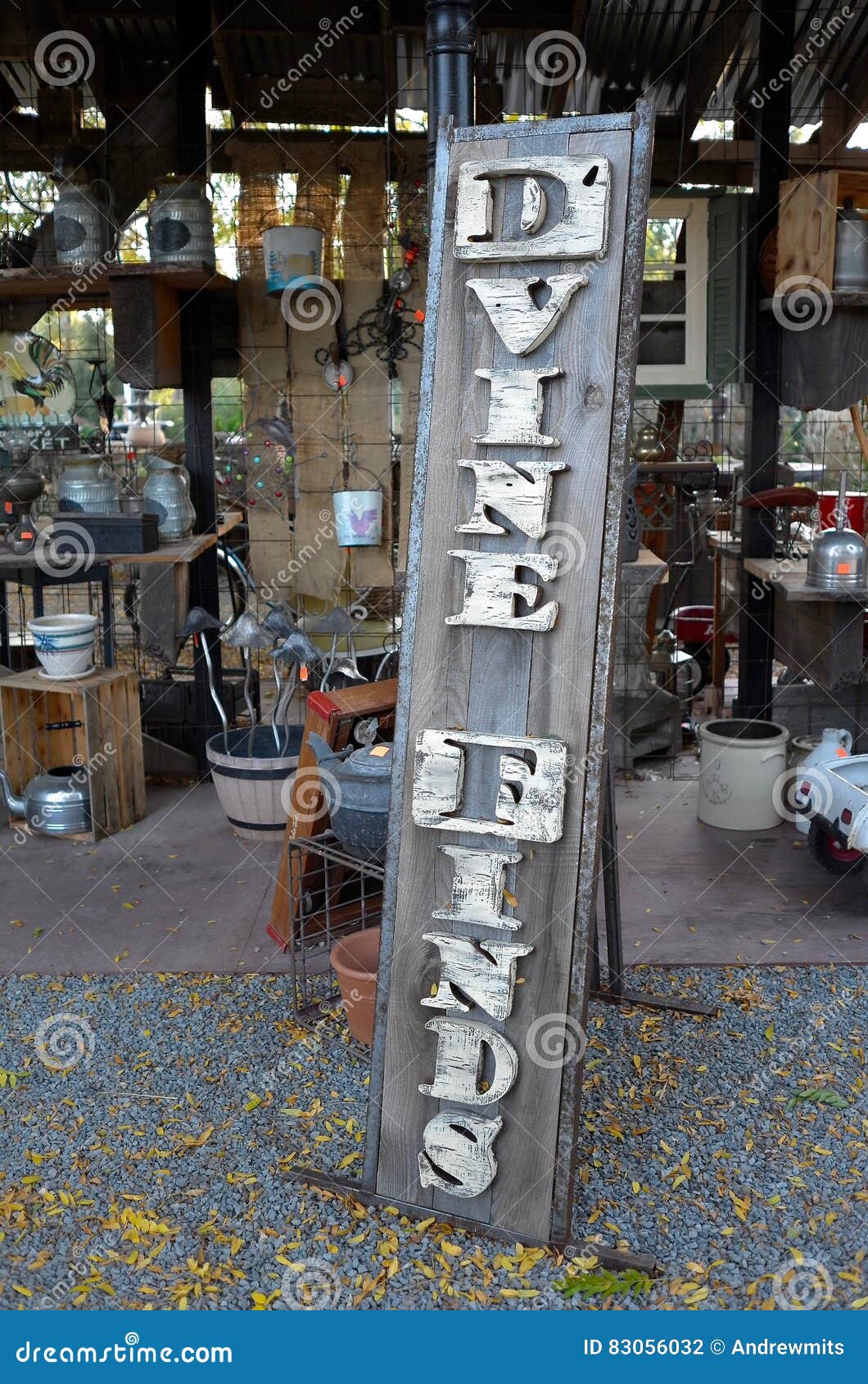 Devine Finds Sign editorial photography. Image of crafted - 83056032