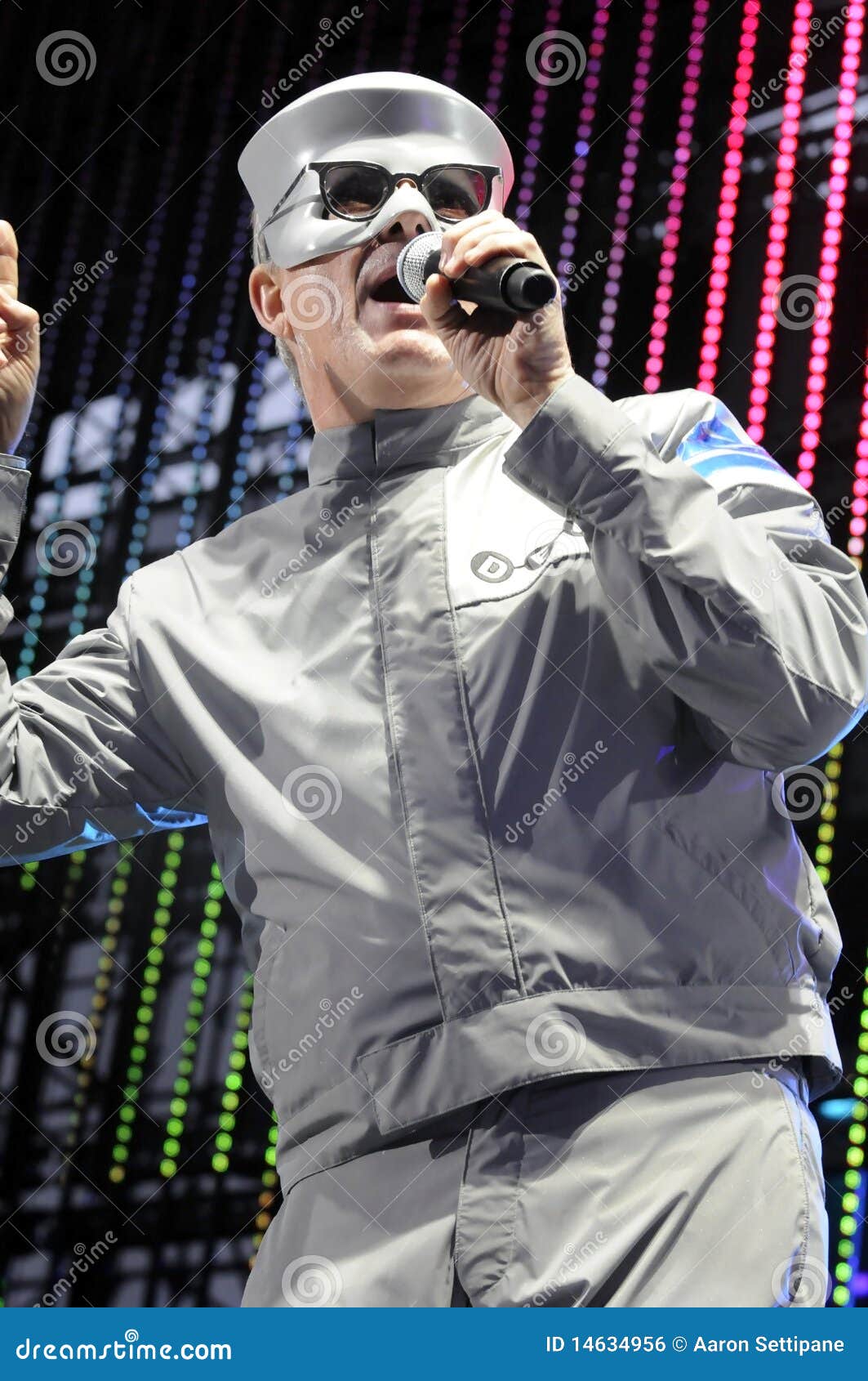 Devo performing live. editorial photo. Image of hats - 14634956