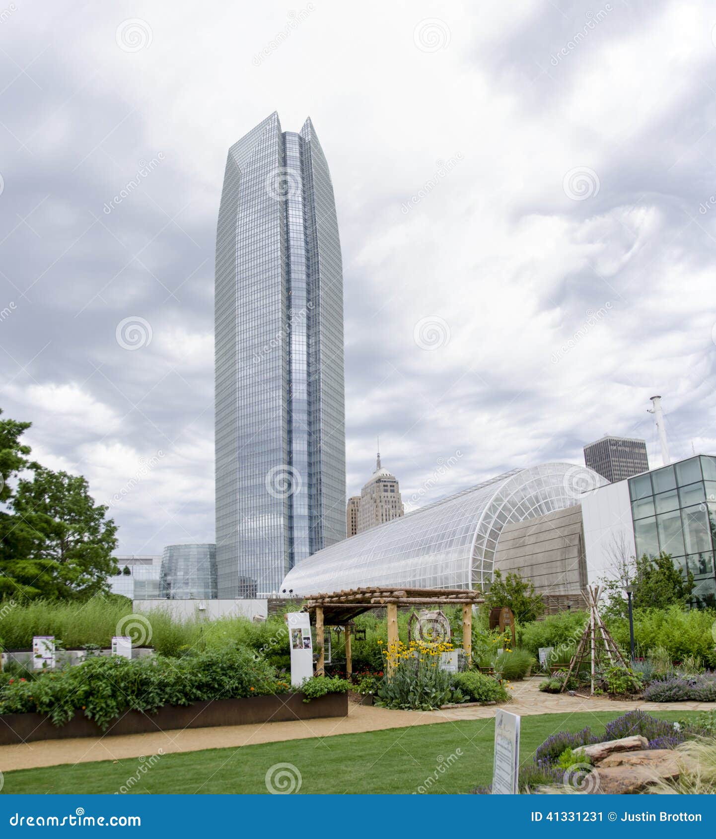 Devon Tower editorial photo. Image of bricktown, building - 41331231