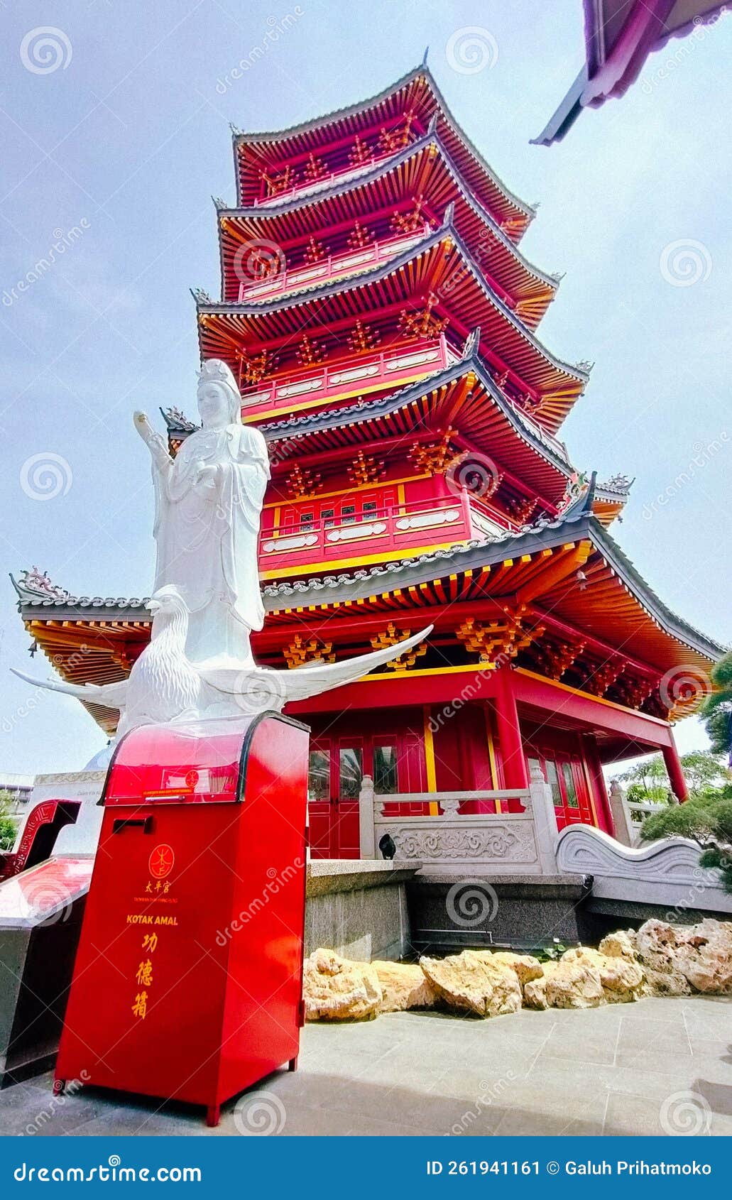 Dewi Kwan Im in PIK Temple editorial photo. Image of spire - 261941161