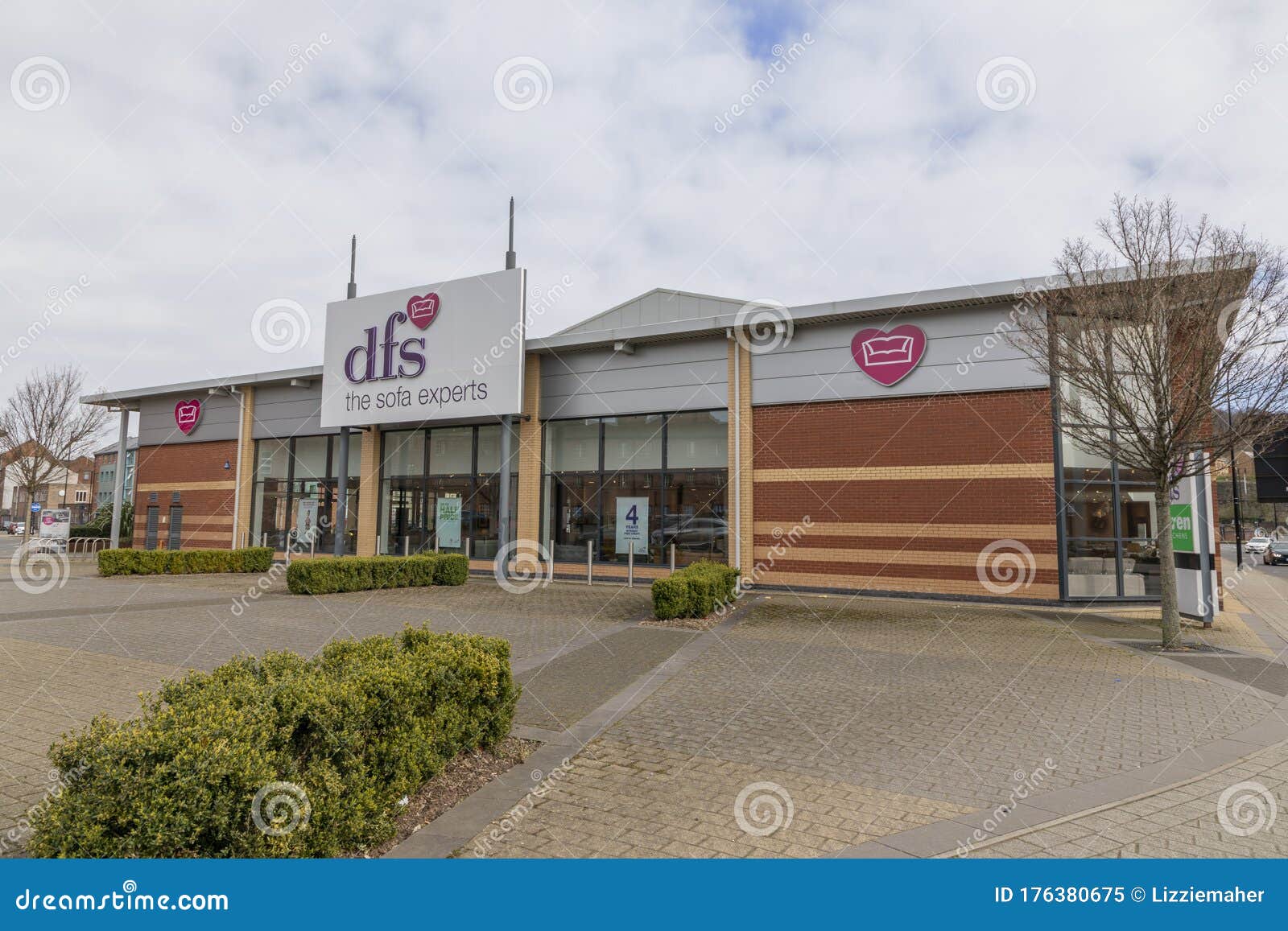 DFS Store Front in Sheffield Editorial Image - Image of retail, center ...