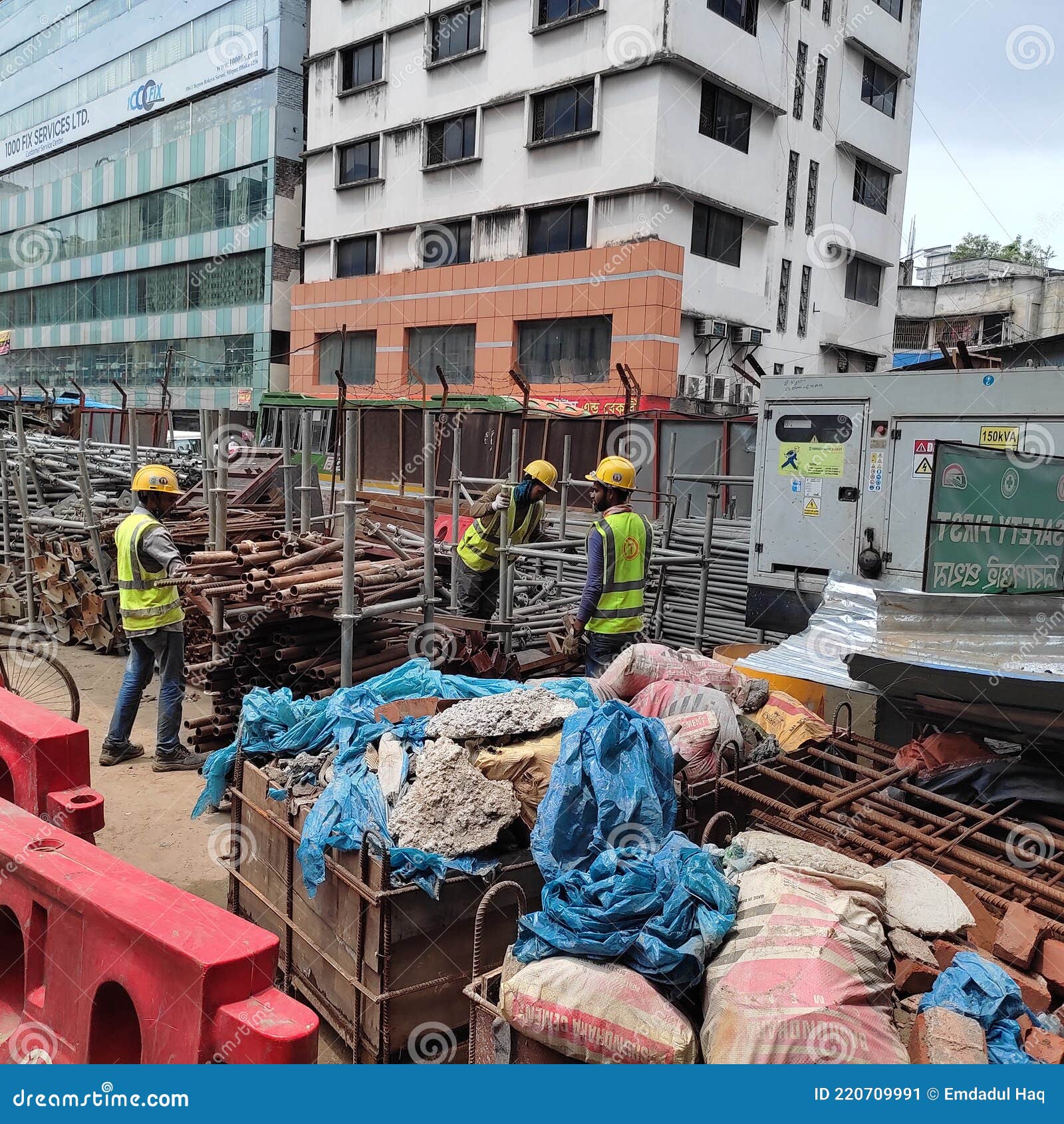 Dhaka Metro Under Construction Editorial Photo - Image of metro, dhaka ...