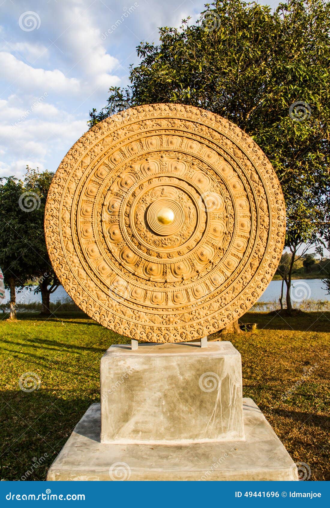 Dhammajak的标志 库存照片. 图片 包括有 灰色, 圆形, 图象, 具体, 佛教, 绿色, 神秘主义者 - 49441696