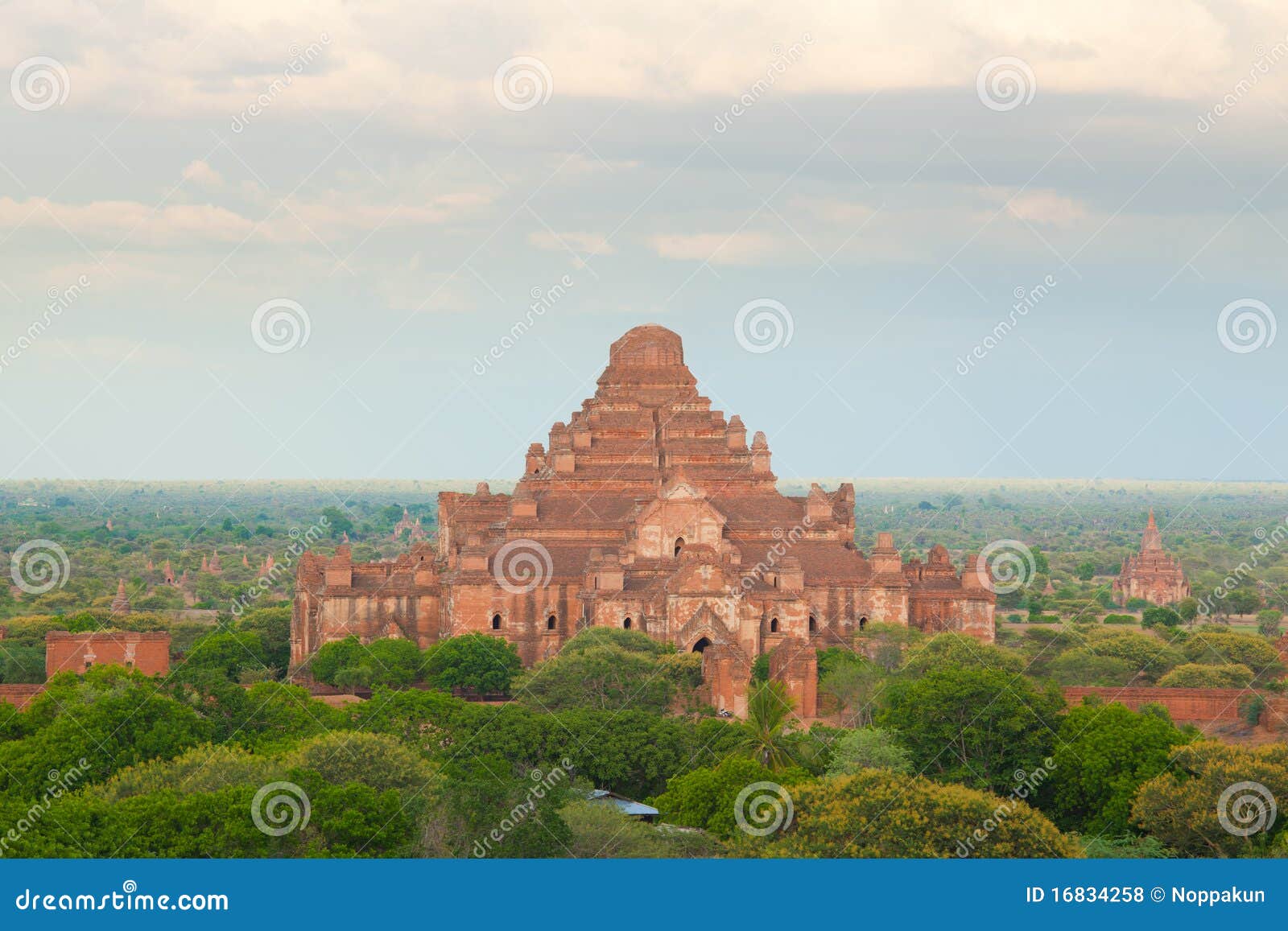 Dhammayangyi Temple in Bagan, Myanmar Stock Photo - Image of nyaung ...