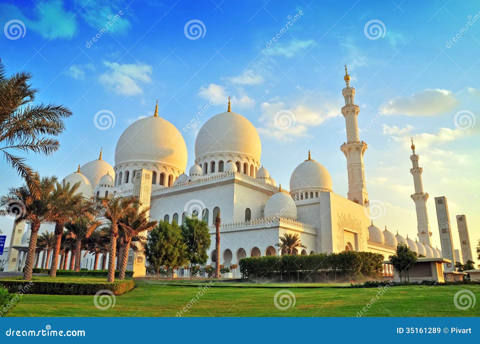 Sheikh Zayed Mosque, Abu Dhabi, Uae, Middle East Stock Image - Image of ...