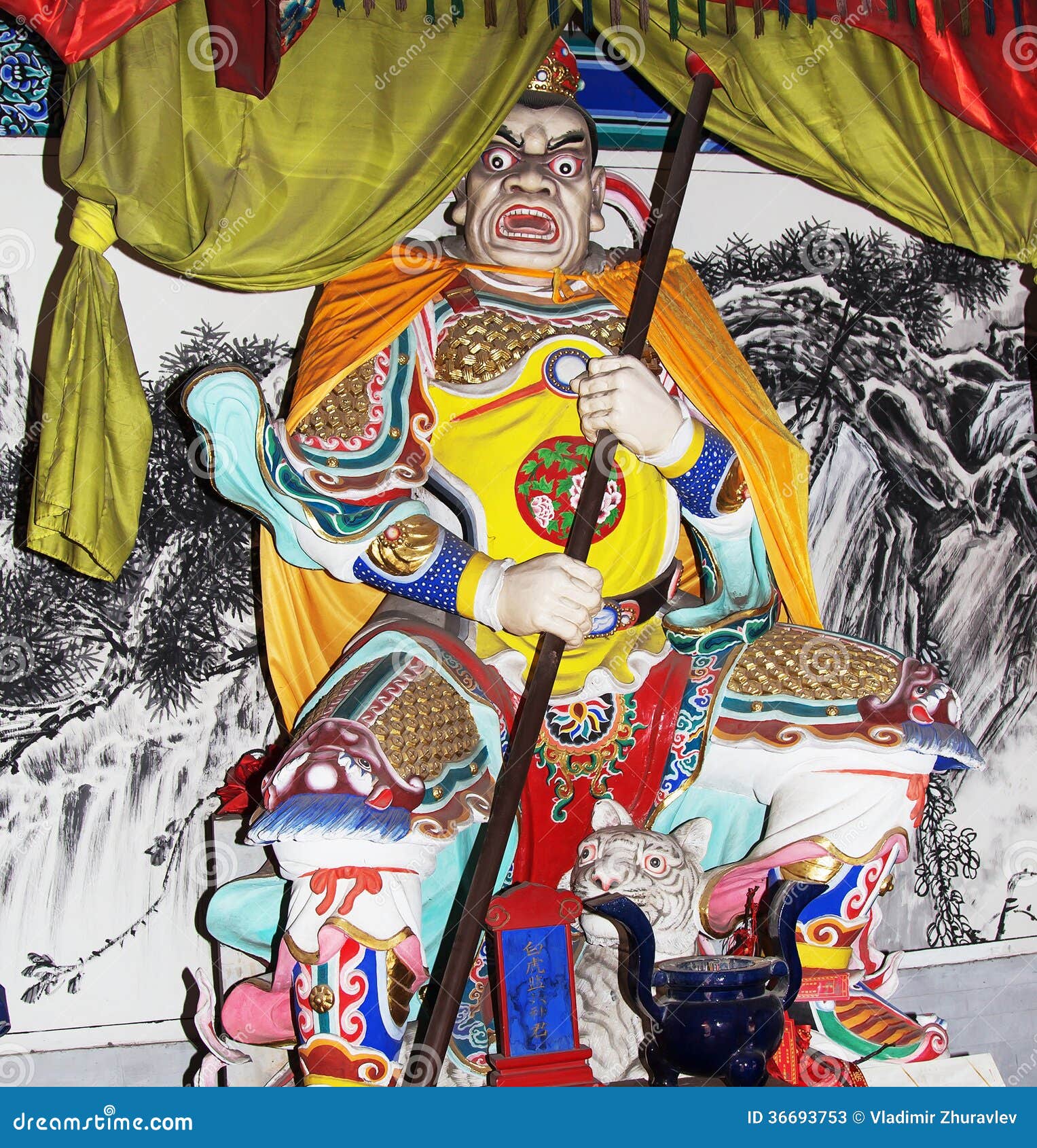 Dharmapala (protector of Dharma), Buddhist Temple in Beijing, China ...