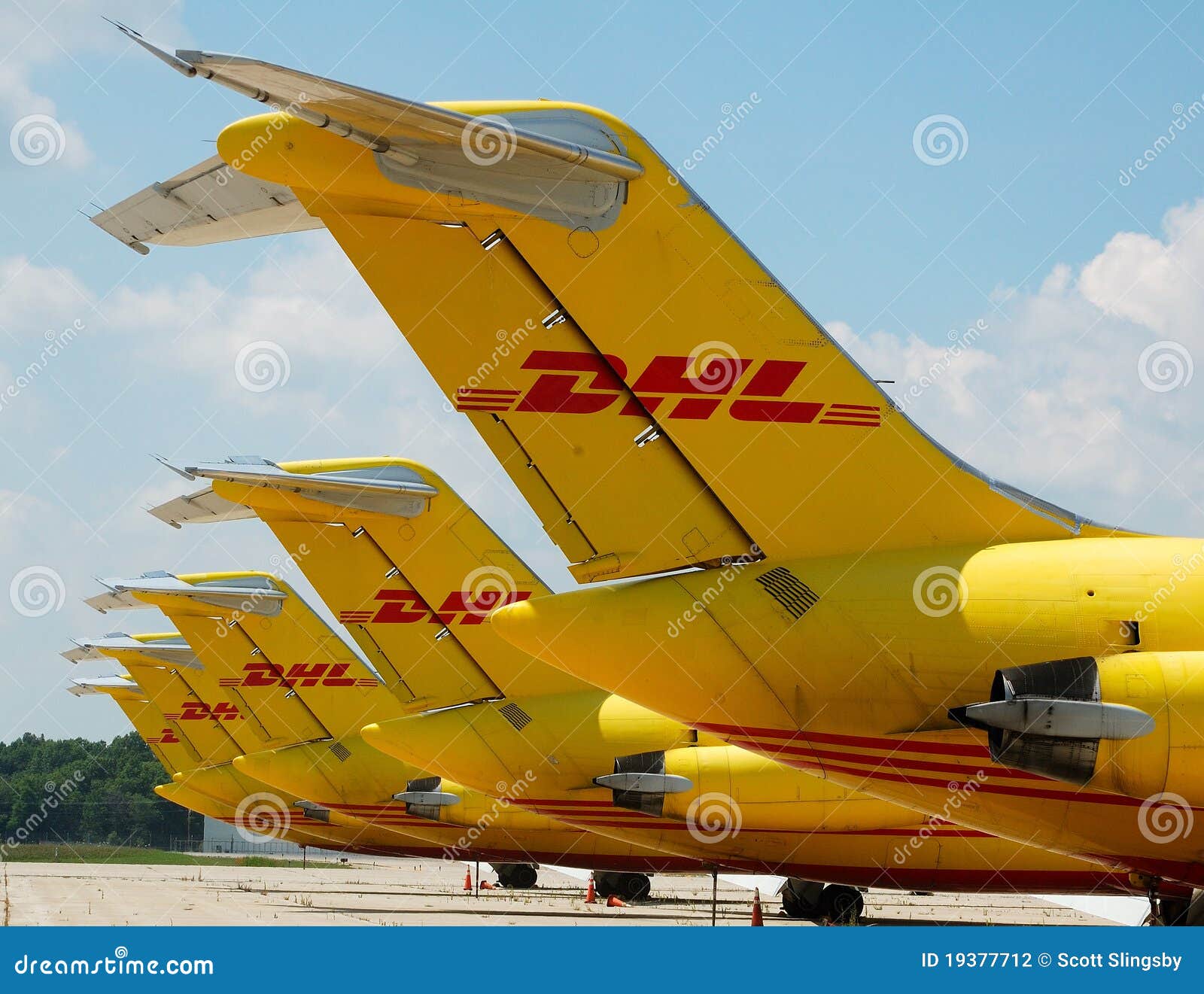 DHL Airplanes editorial photography. Image of wilmington - 19377712