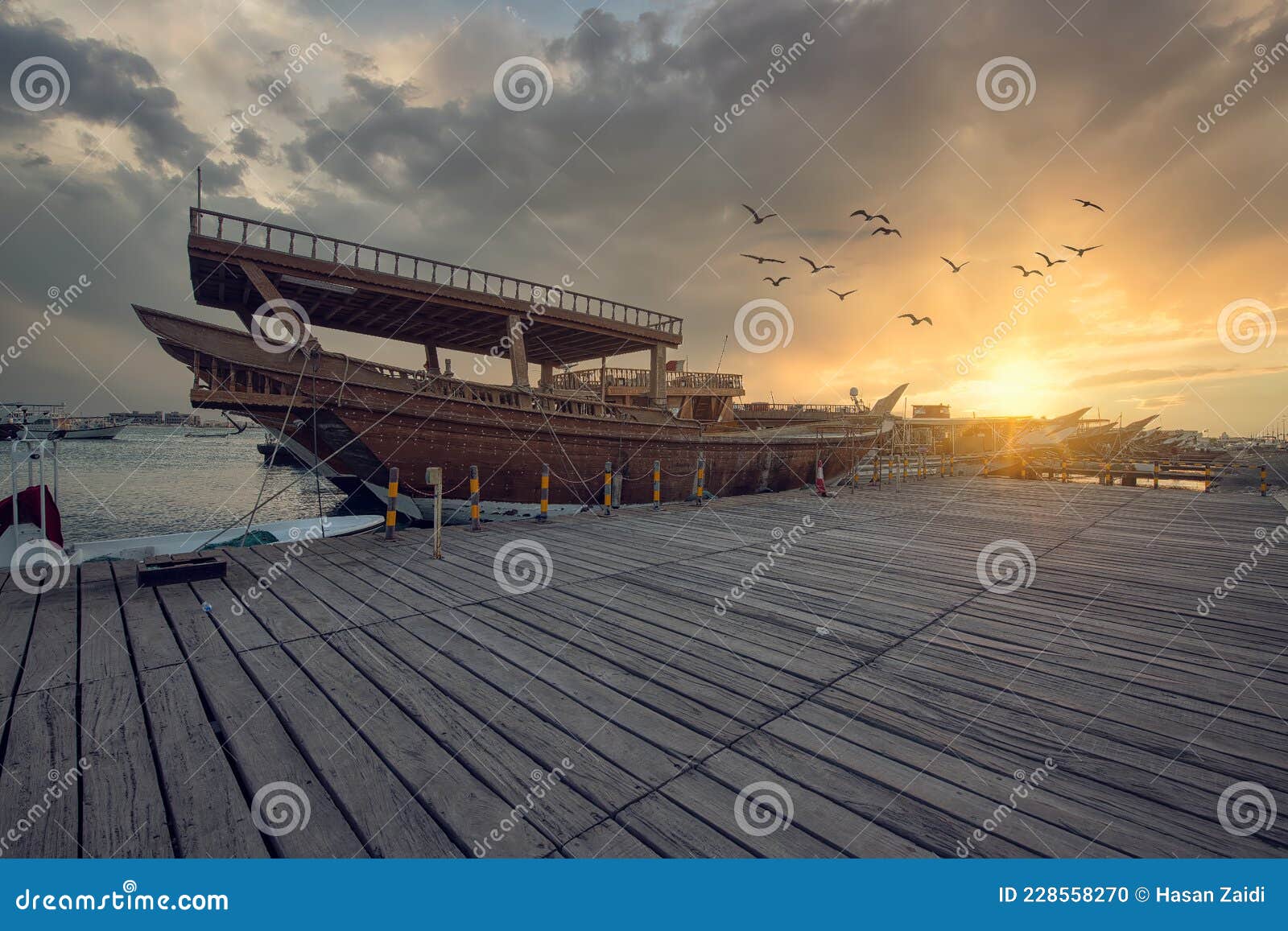 DHOW BOAT at WAKRA BEACH editorial image. Image of city - 228558270