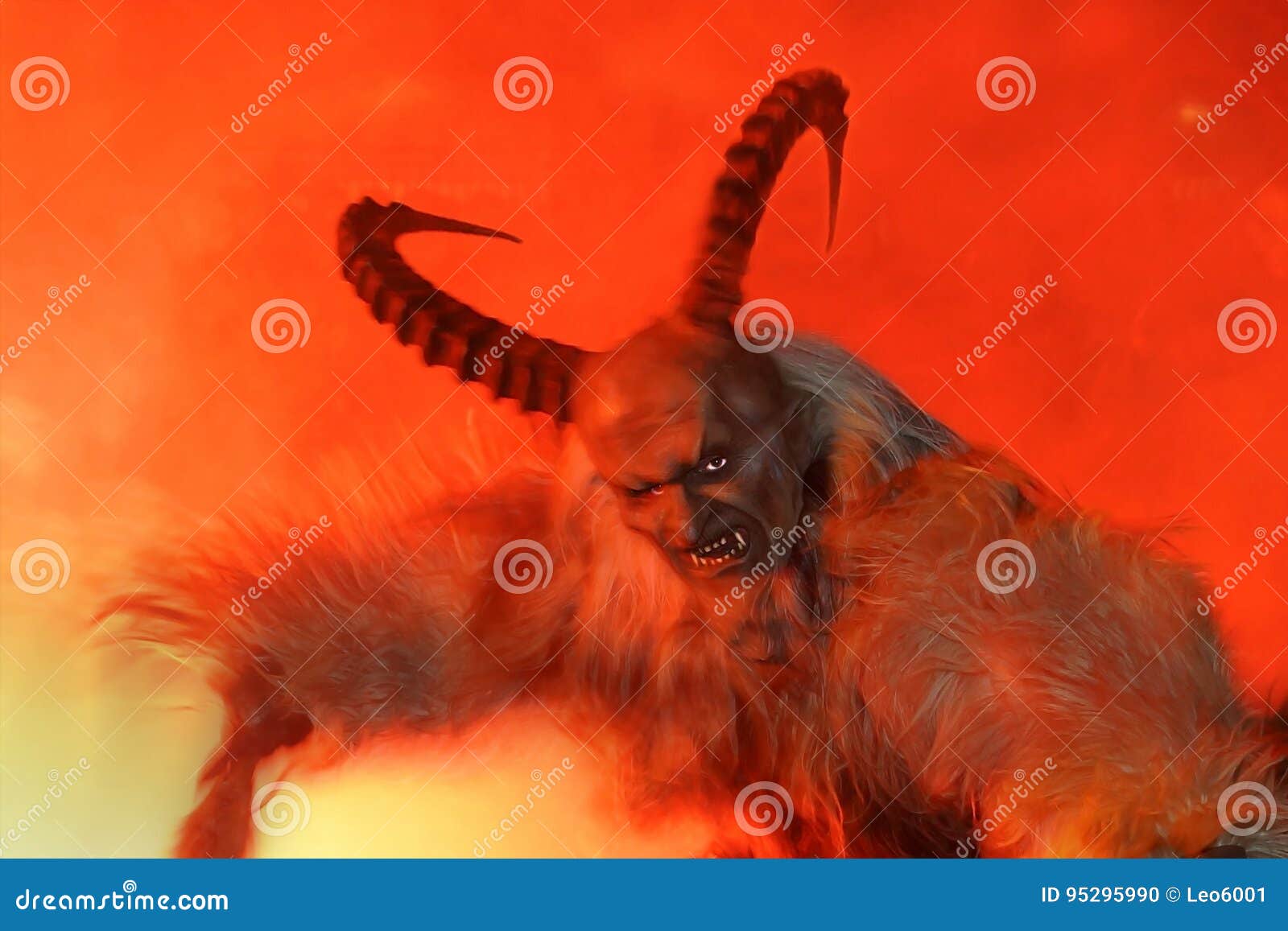 Diable Terrible Avec De Longs Klaxons Dans L'enfer Image éditorial ...