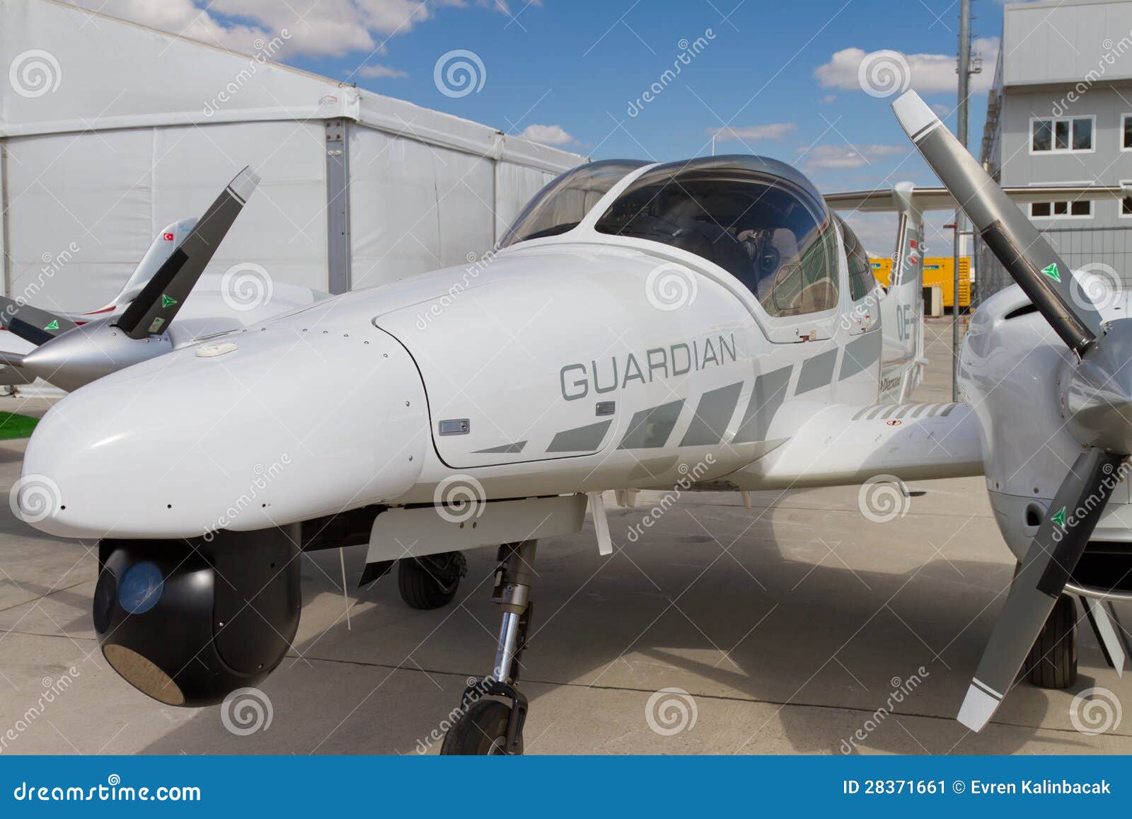 Diamond DA42 MPP editorial photo. Image of industry, airways - 28371661