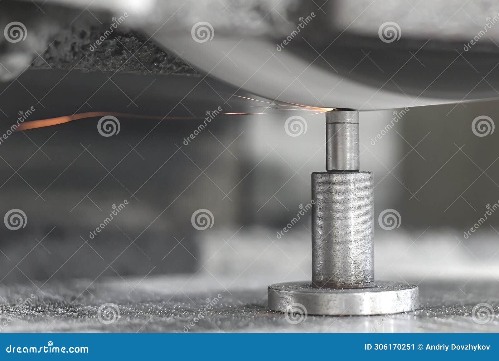 Diamond Dressing of the Grinding Wheel with a Roller Cutter on a ...