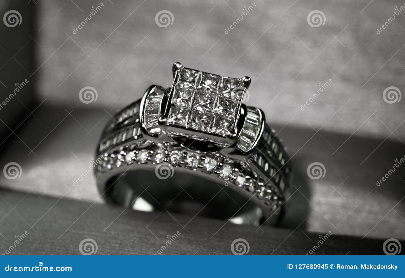 A Diamond Engagement Ring .in a Box with Glint/reflection. Shimmering ...