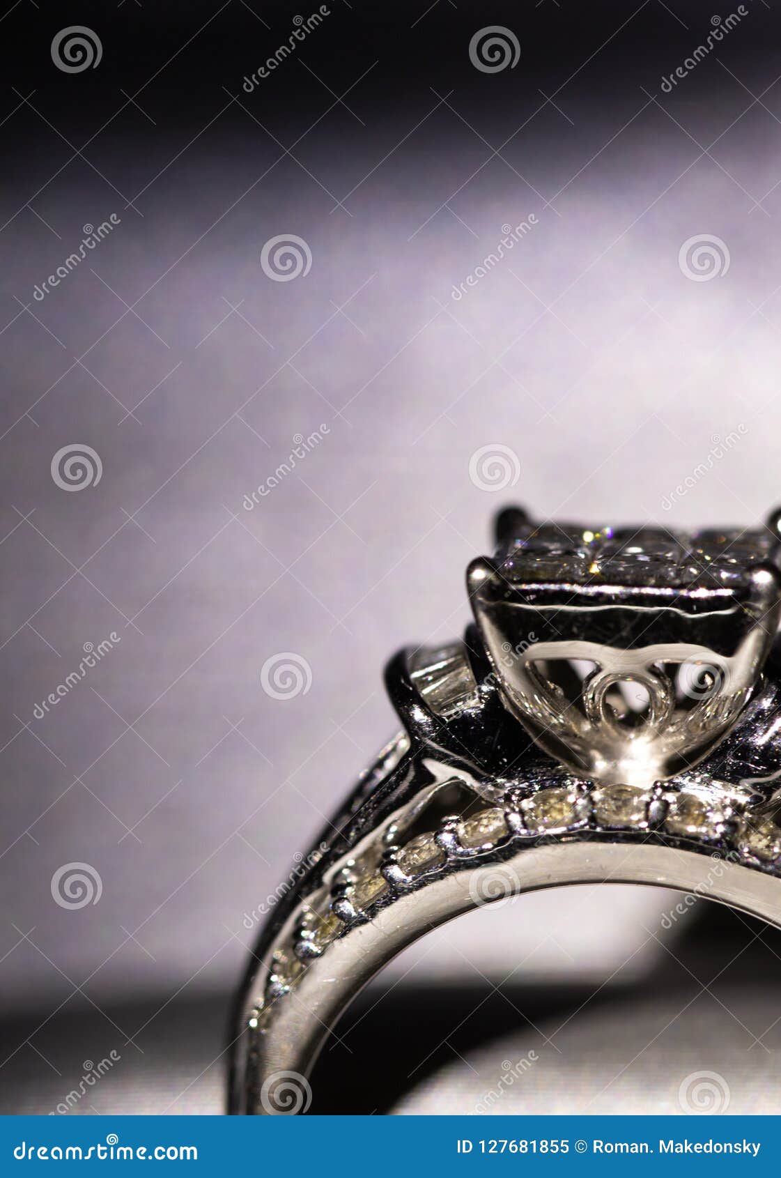 A Diamond Engagement Ring. in a Box with Glint/reflection. Shimmering ...