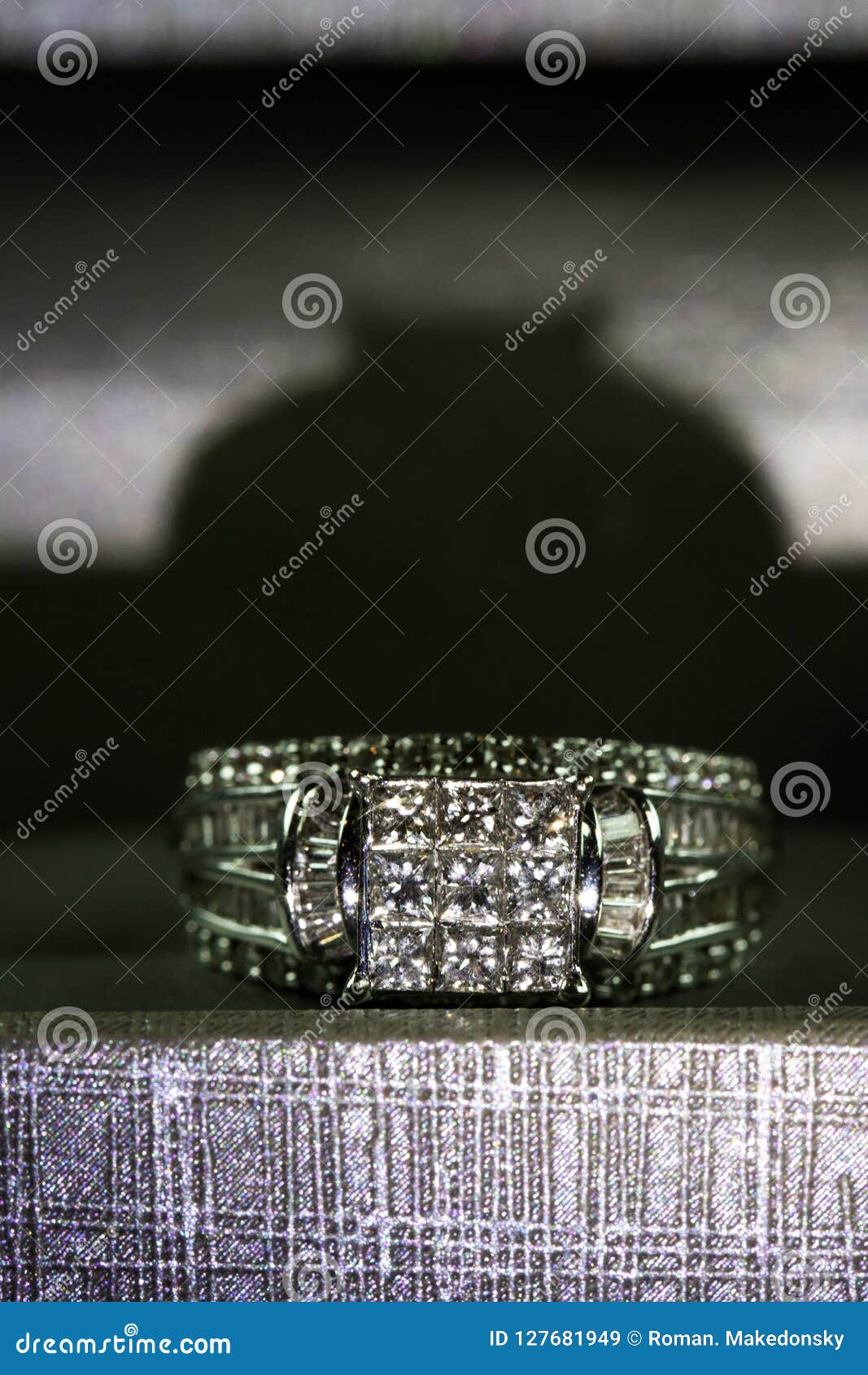 A Diamond Engagement Ring. in a Box with Glint/reflection. Shimmering ...