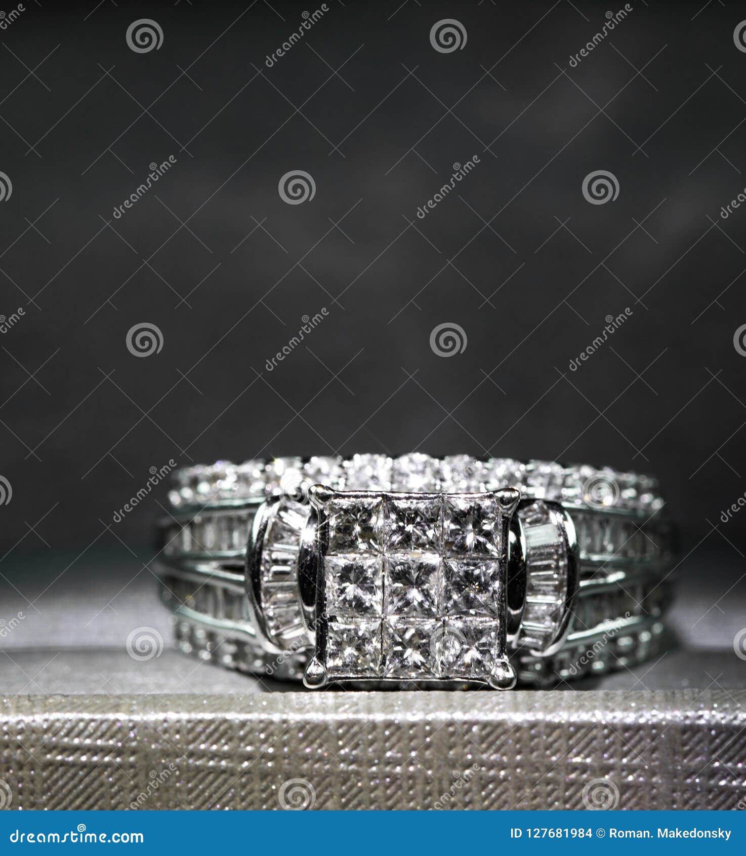 A Diamond Engagement Ring. in a Box with Glint/reflection. Shimmering ...