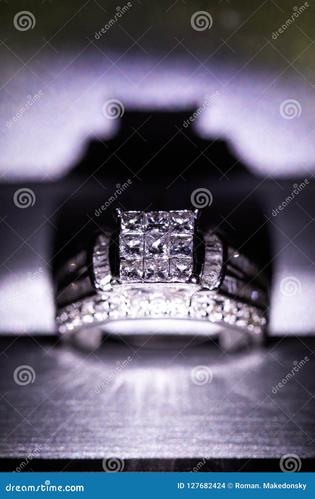 A Diamond Engagement Ring. in a Box with Glint/reflection. Shimmering ...