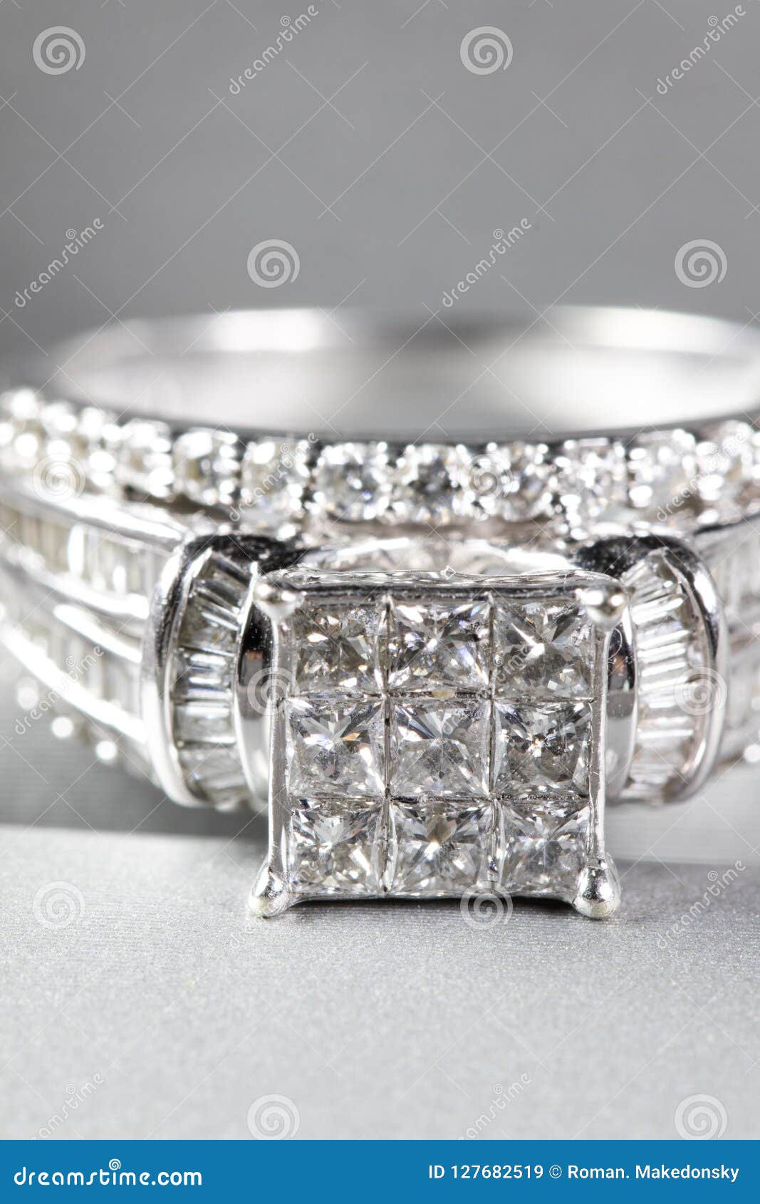 A Diamond Engagement Ring .in a Box with Glint/reflection. Shimmering ...