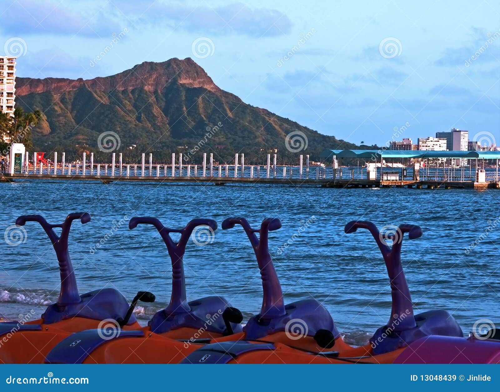 Diamond Head Crater at Sunset Stock Image - Image of sunset, beach ...