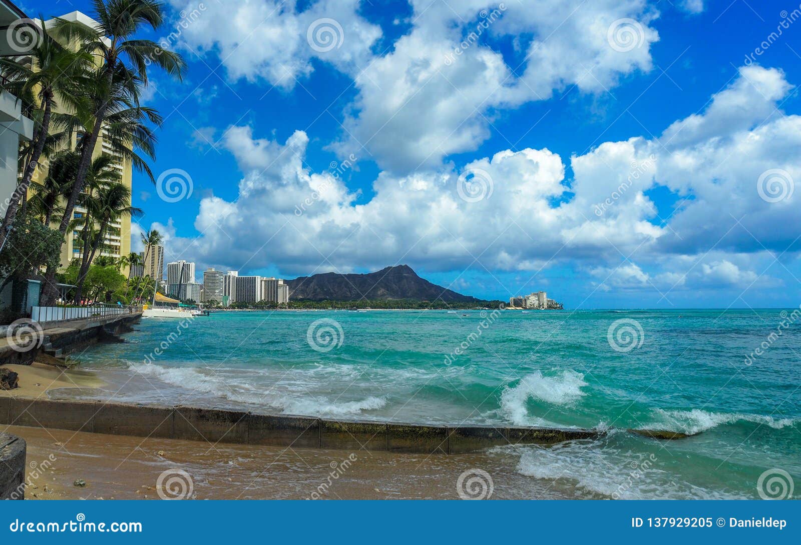 Diamond Head Volcano stock image. Image of hawaiian - 137929205