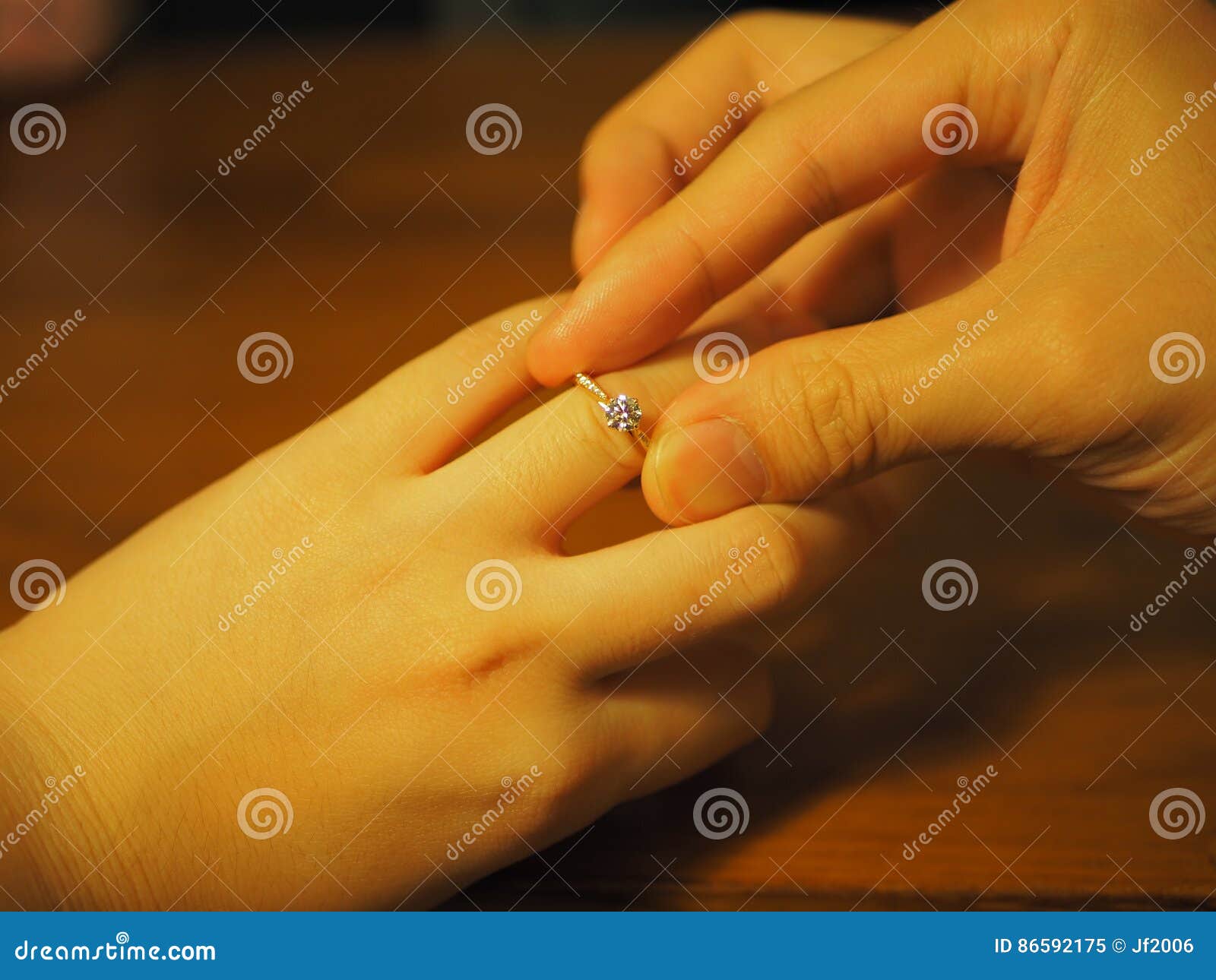 Diamond Proposal Ring stockbild. Bild von mann, geschenk - 86592175