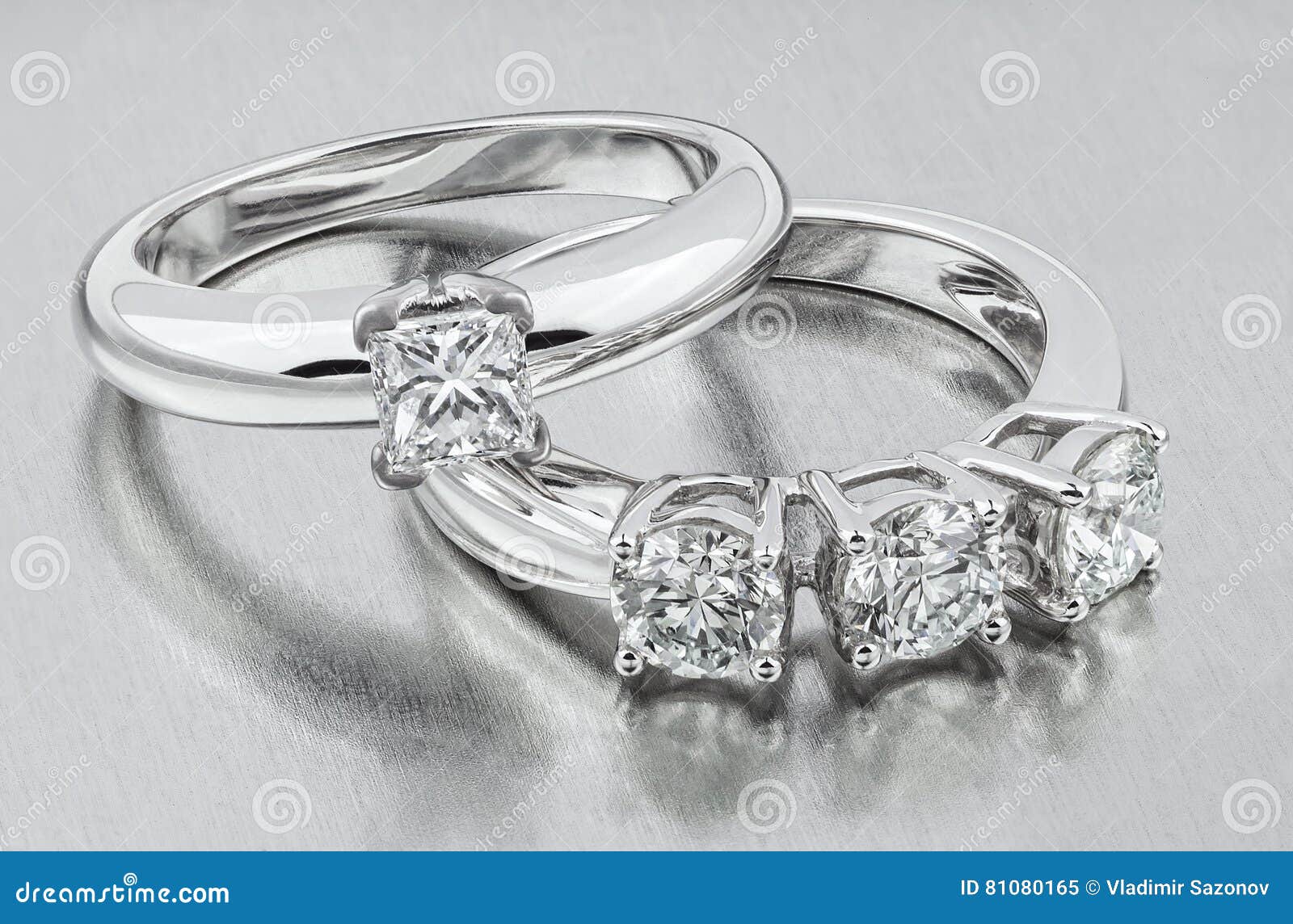 Diamond Ring De Ringen Van De Gouden Bruiloft Bruid Rin Stock ...