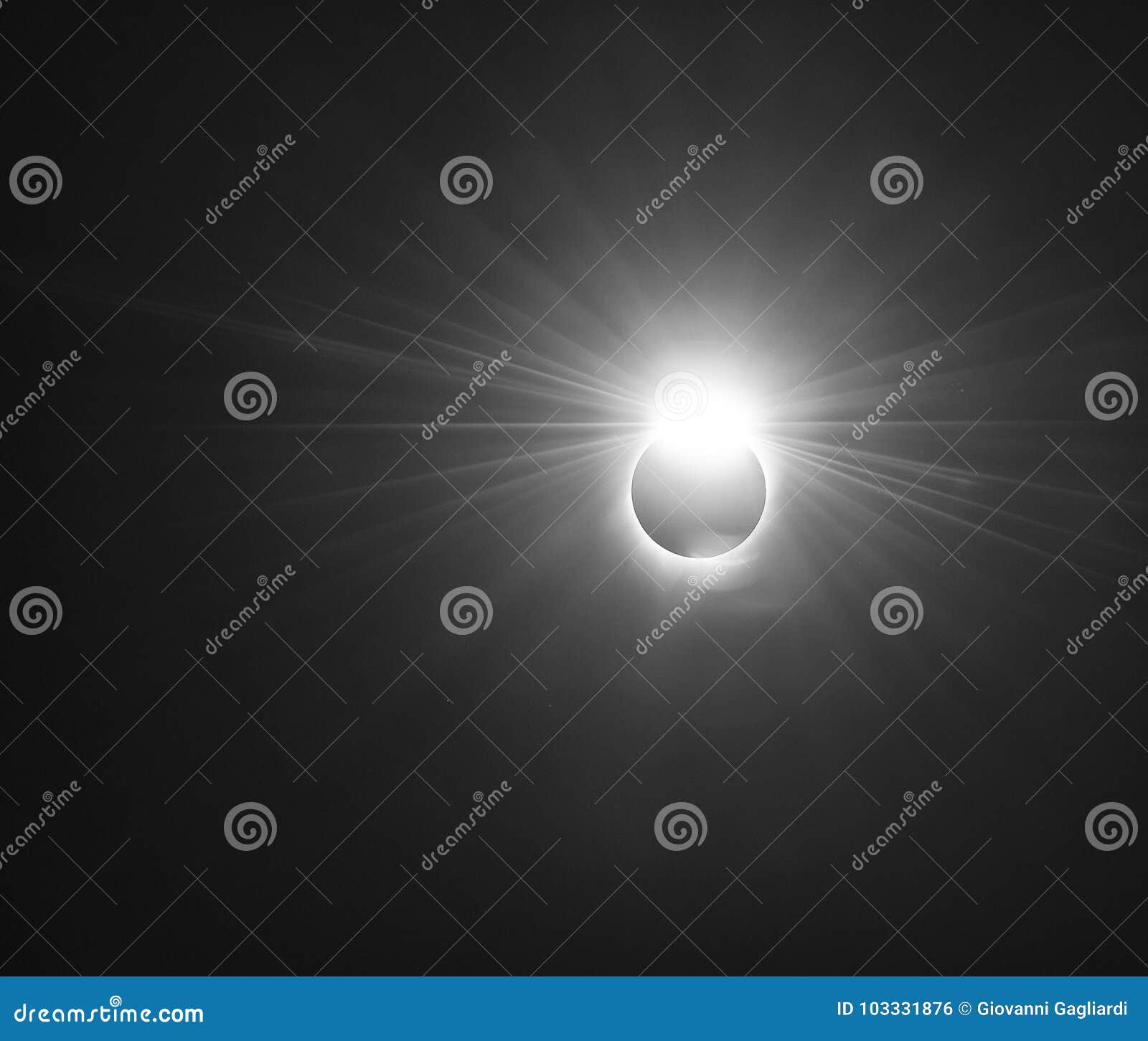 The Diamond Ring of Sun Total Eclipse Stock Photo - Image of partial ...