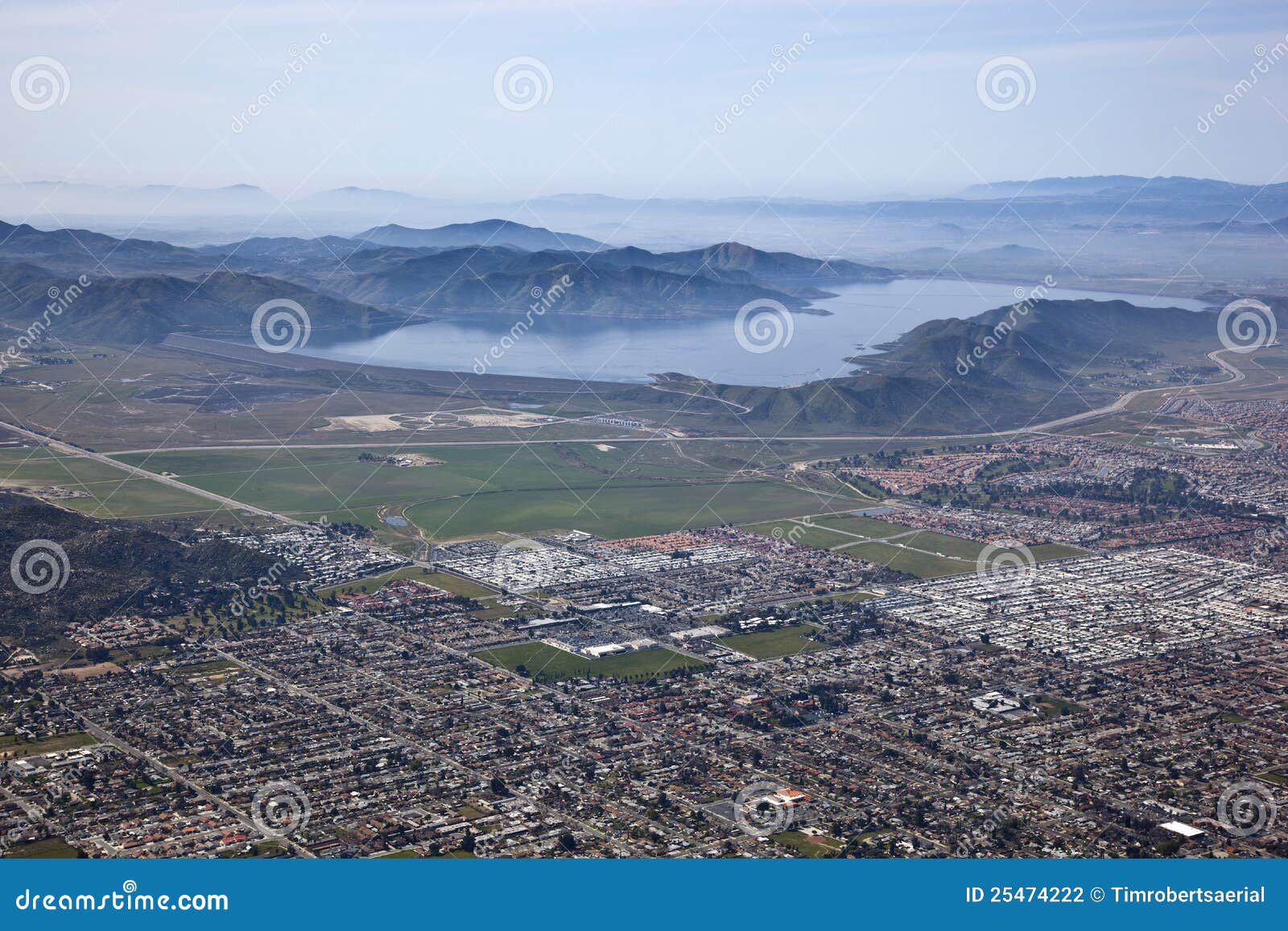 Diamond Valley Lake stock photo. Image of east, outdoors - 25474222