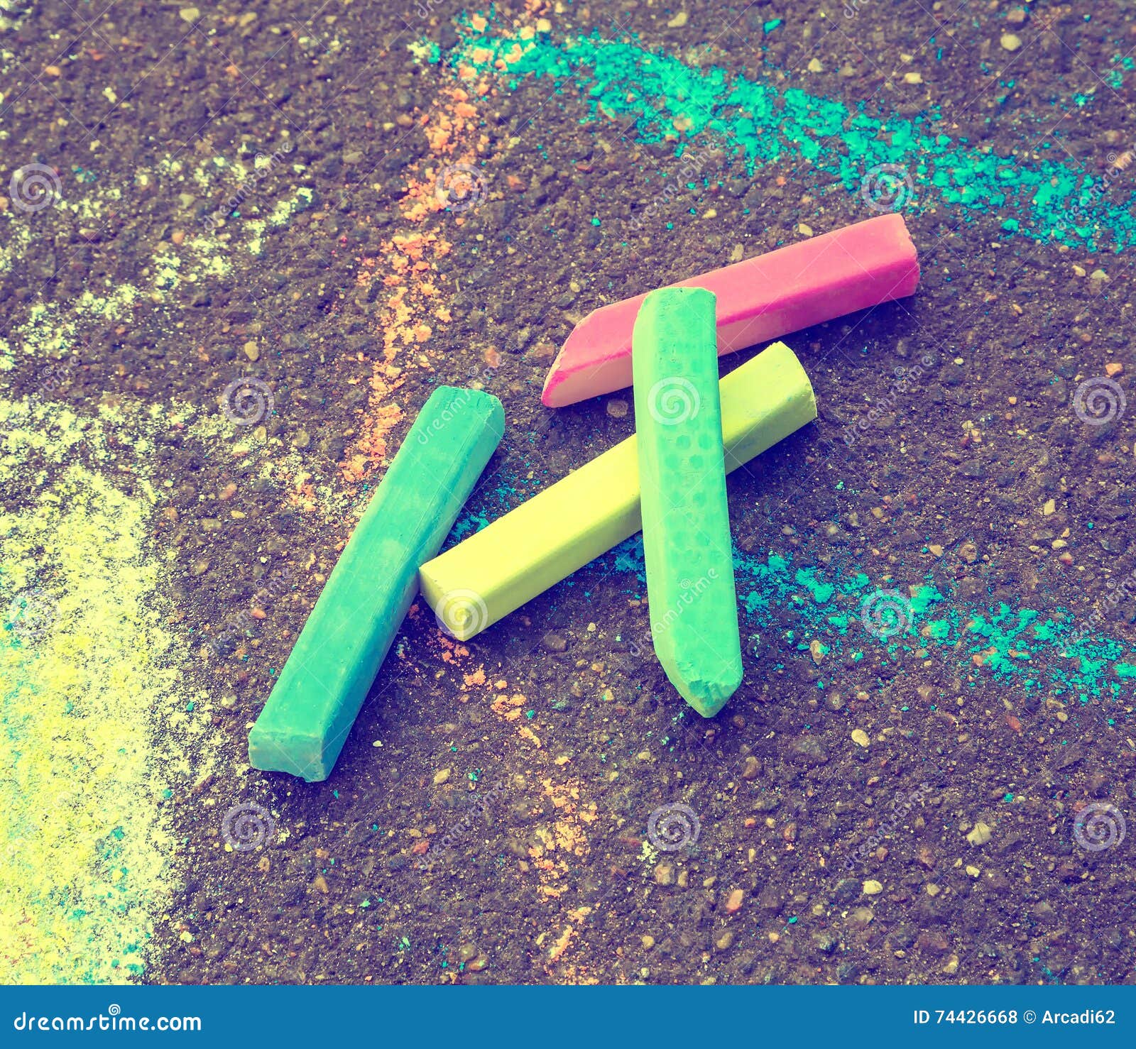 Dibujo de tiza foto de archivo. Imagen de exterior, espacio - 74426668