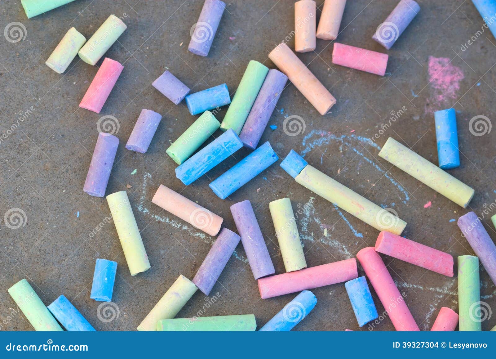 Dibujo de tiza colorido foto de archivo. Imagen de idea - 39327304
