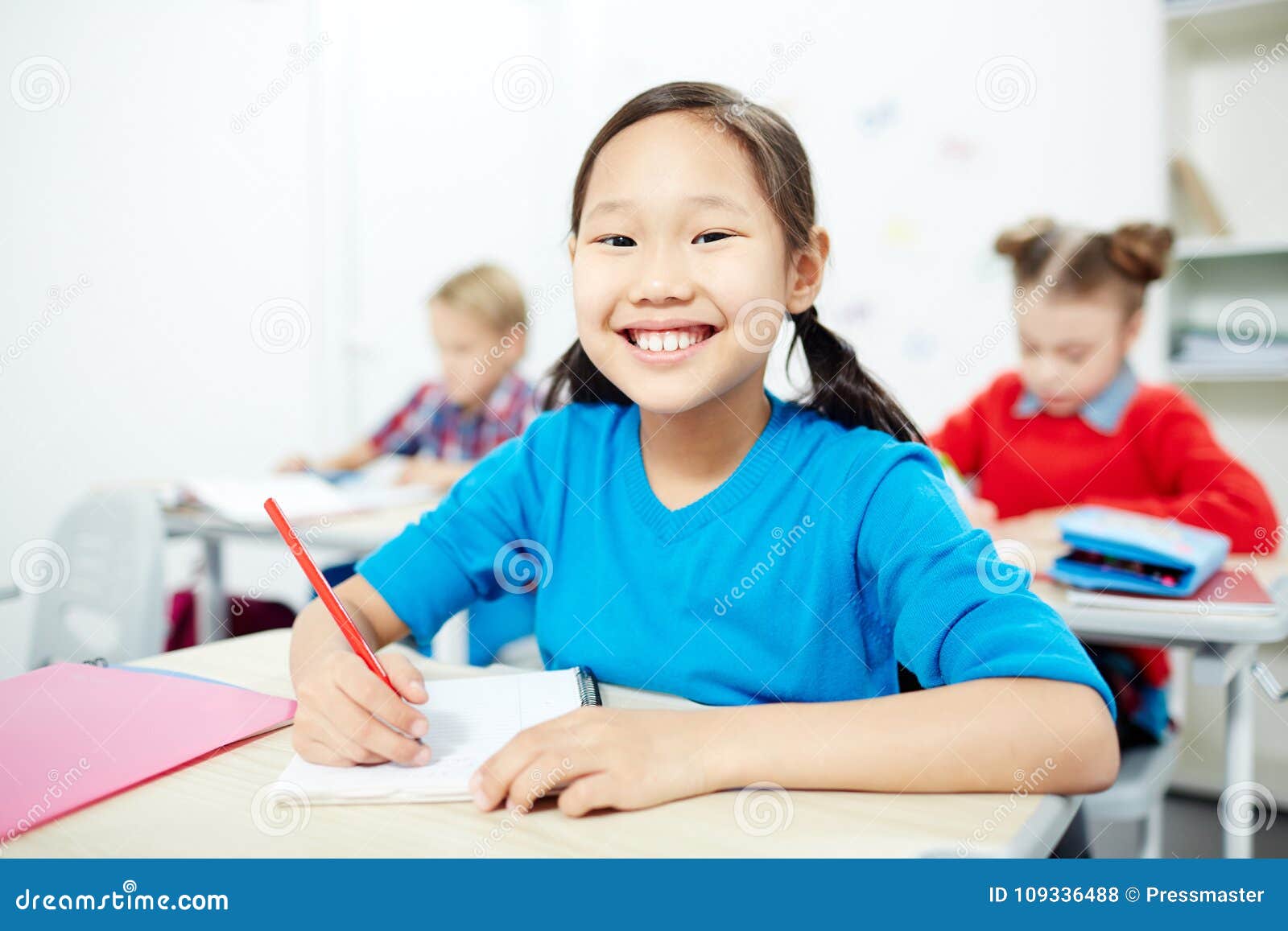 Dibujo individual foto de archivo. Imagen de schoolwork - 109336488