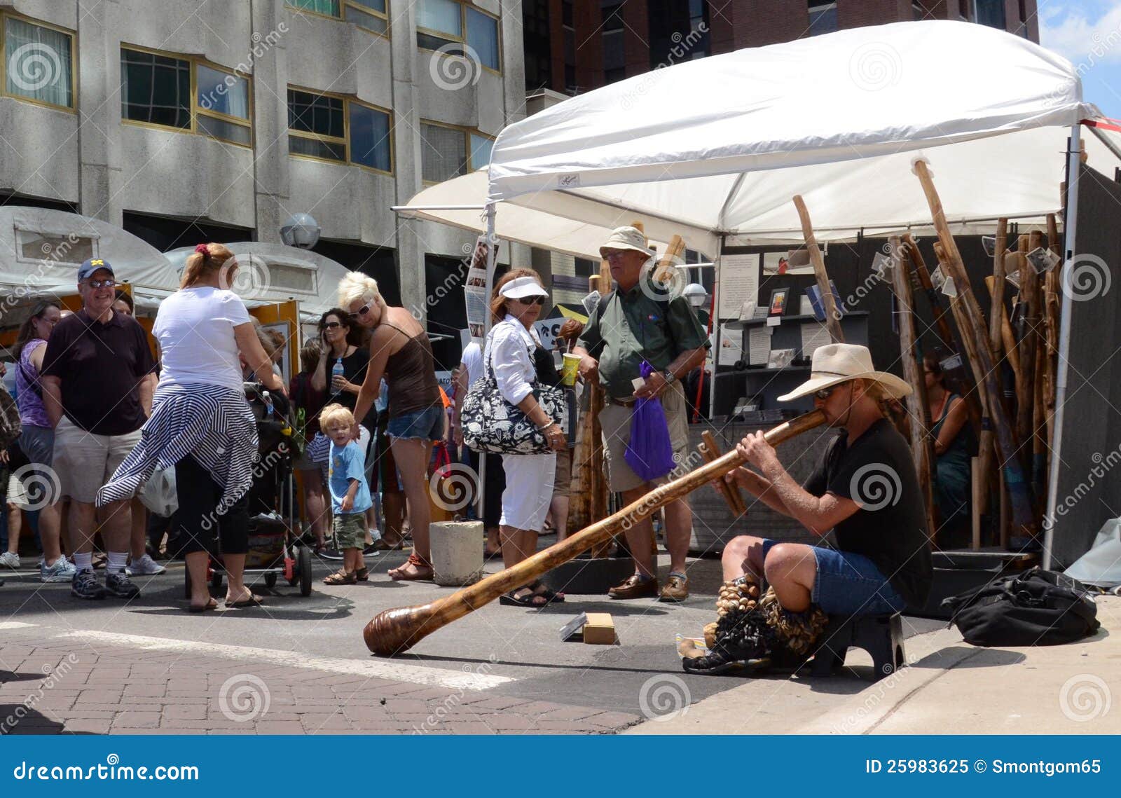 Didgeridoo player editorial image. Image of town, variety - 25983625