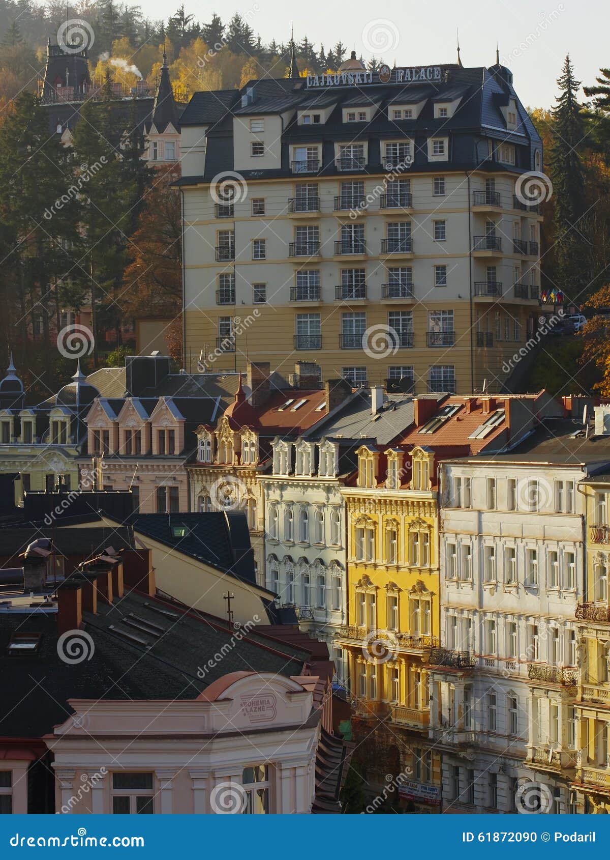 Die Badekurortstadt Von Karlsbad Redaktionelles Bild - Bild von häuser ...
