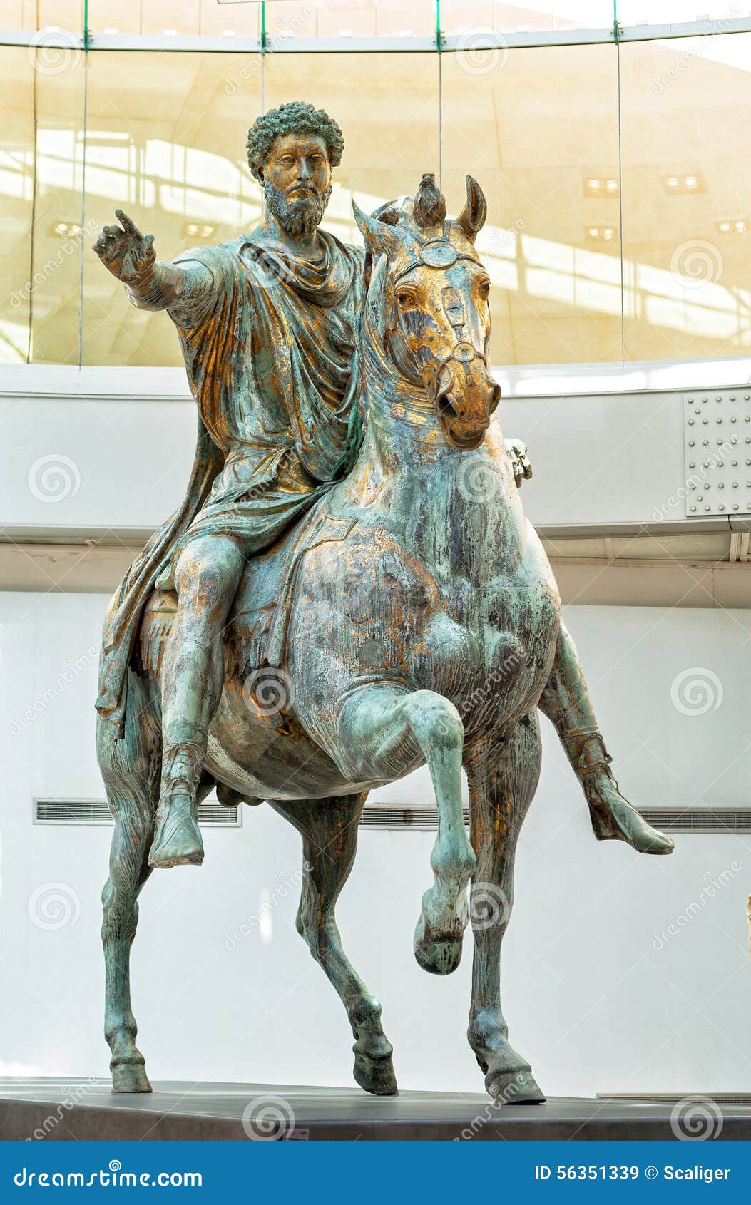 Die Berühmte Statue Von Marcus Aurelius, Rom Redaktionelles Stockbild ...