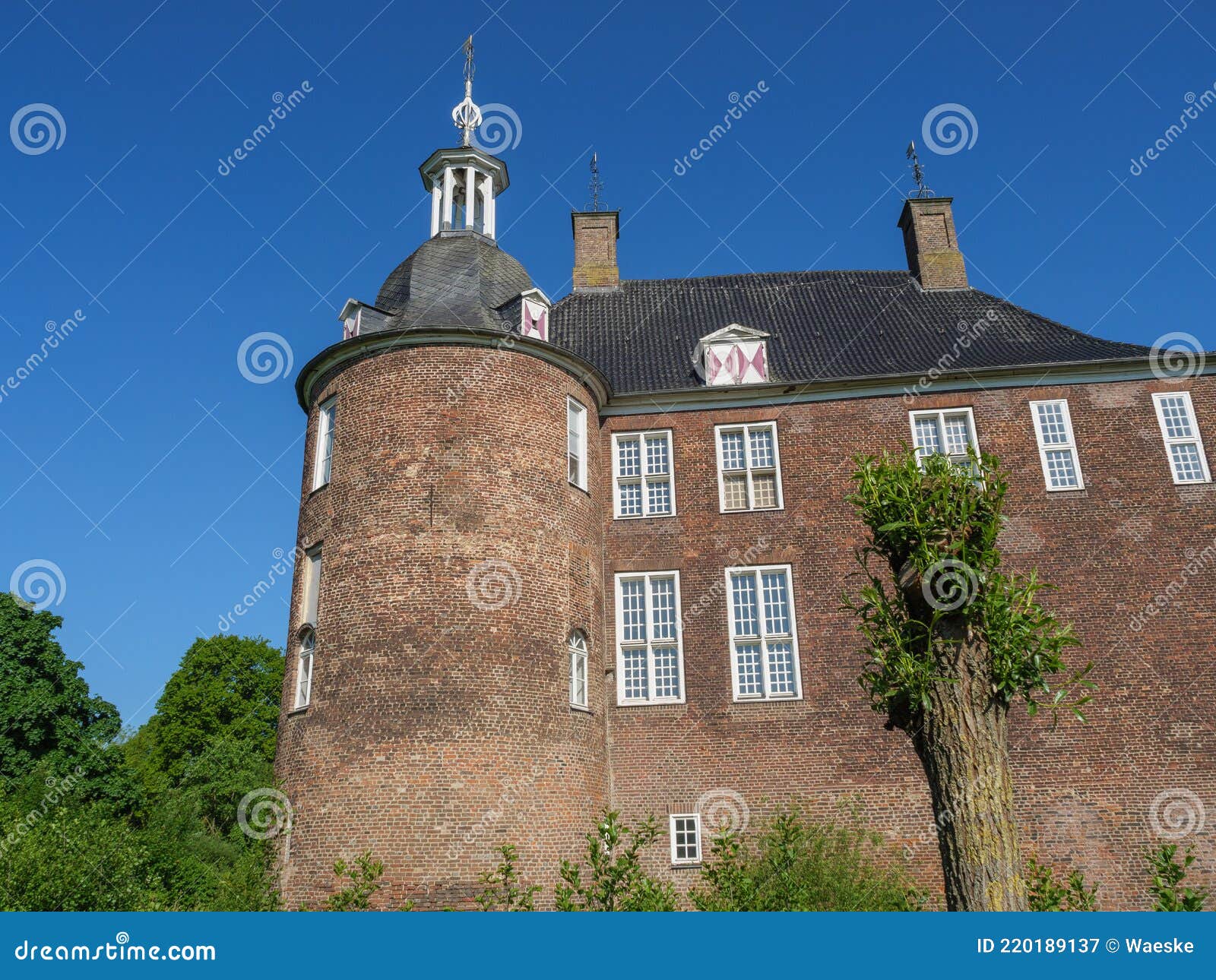 Die Burg Ringenberg redaktionelles stockfotografie. Bild von aufsatz ...