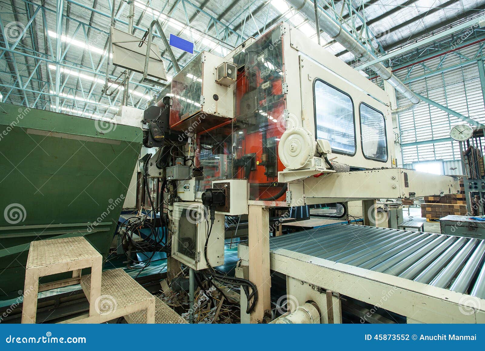 Die-cut Machine editorial photography. Image of factory - 45873552