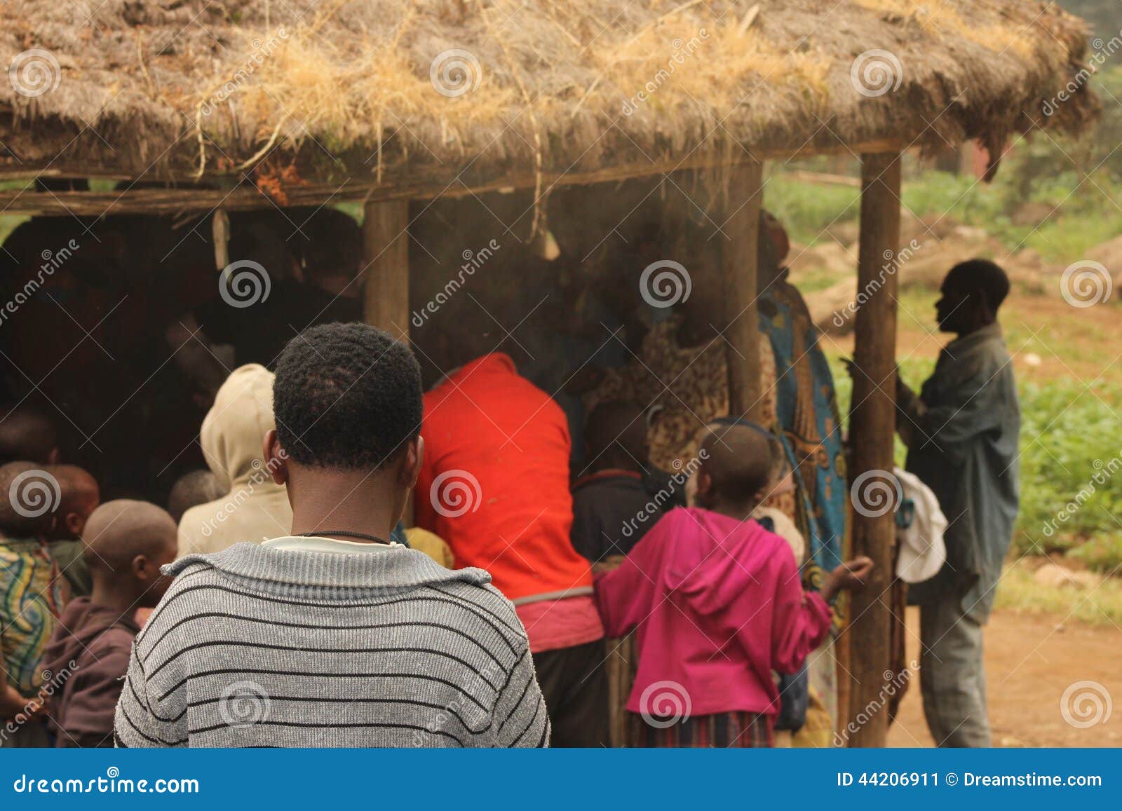 Die Dorfbewohner redaktionelles foto. Bild von moment - 44206911