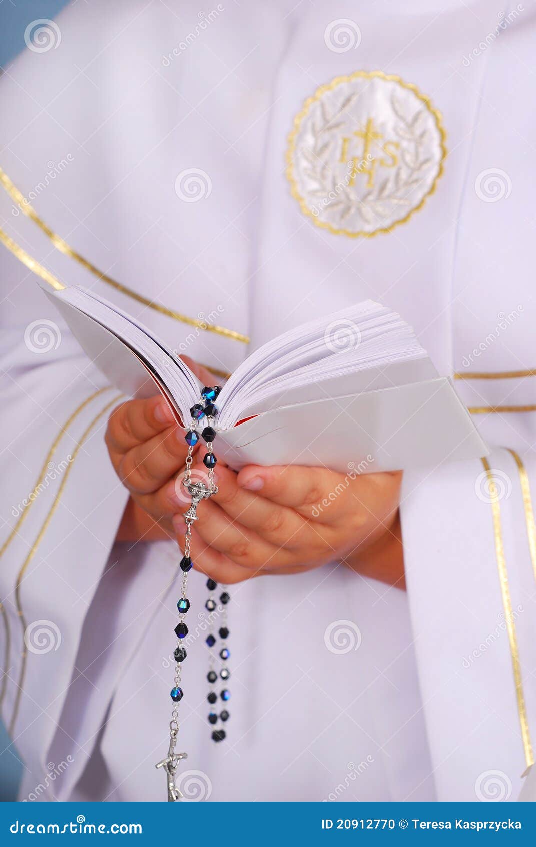 Die Erste Heilige Kommunion Stockfoto - Bild von kommunion, glaube ...