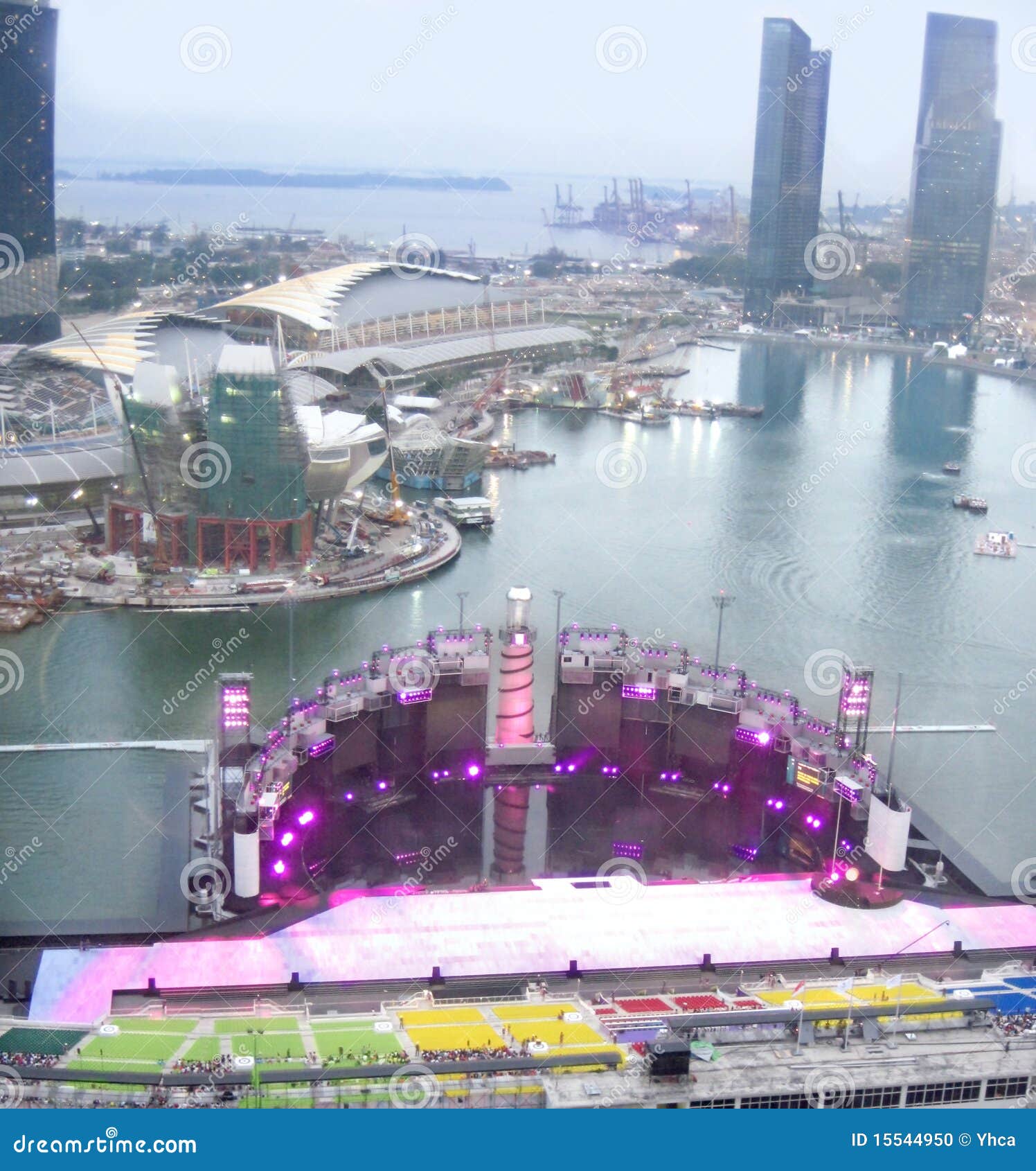 Die Hin- Und Herbewegung am Jachthafen-Schacht Redaktionelles Bild ...