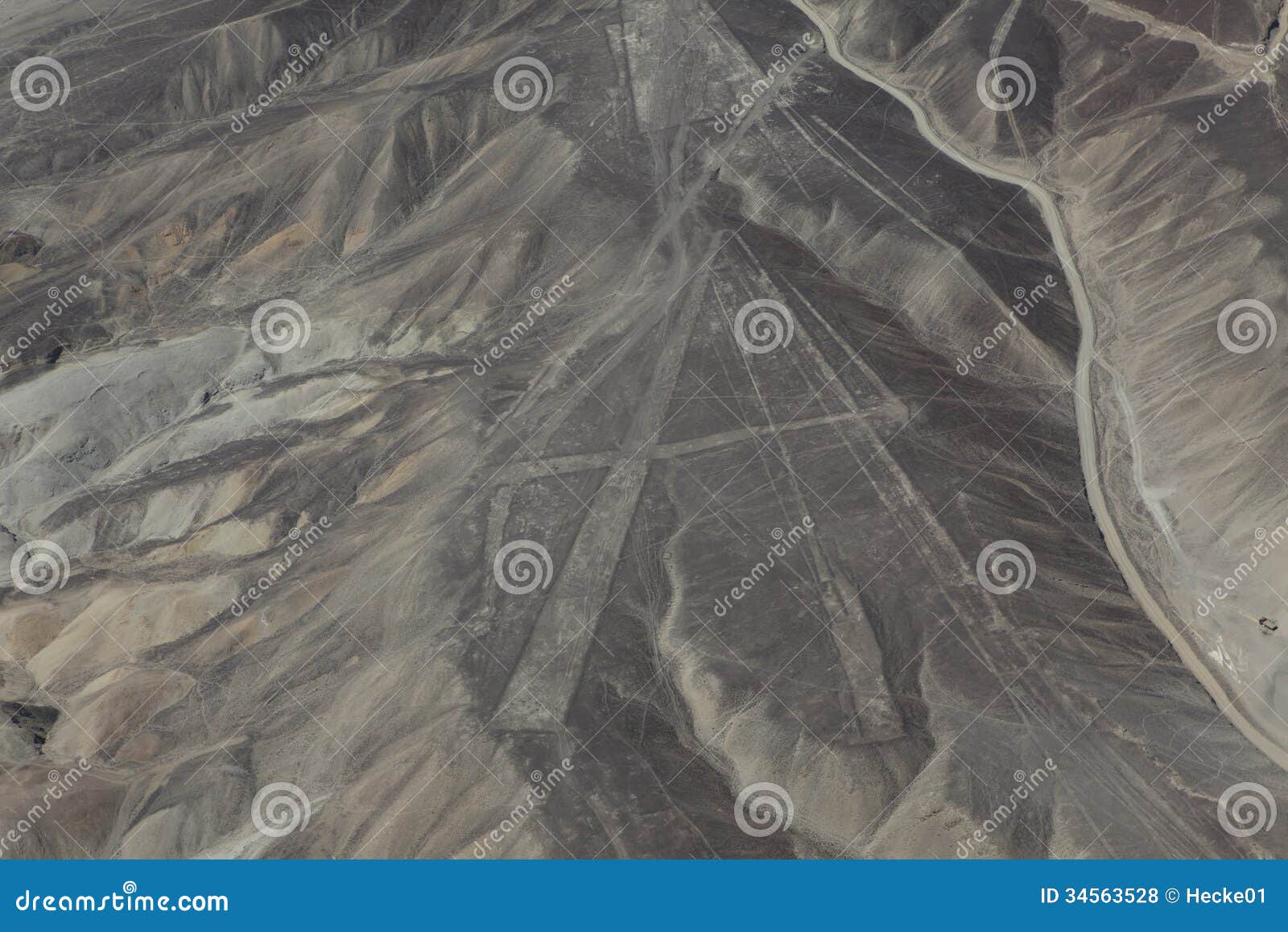 Die Nazca-Linien in Peru stockfoto. Bild von götter, neumann - 34563528