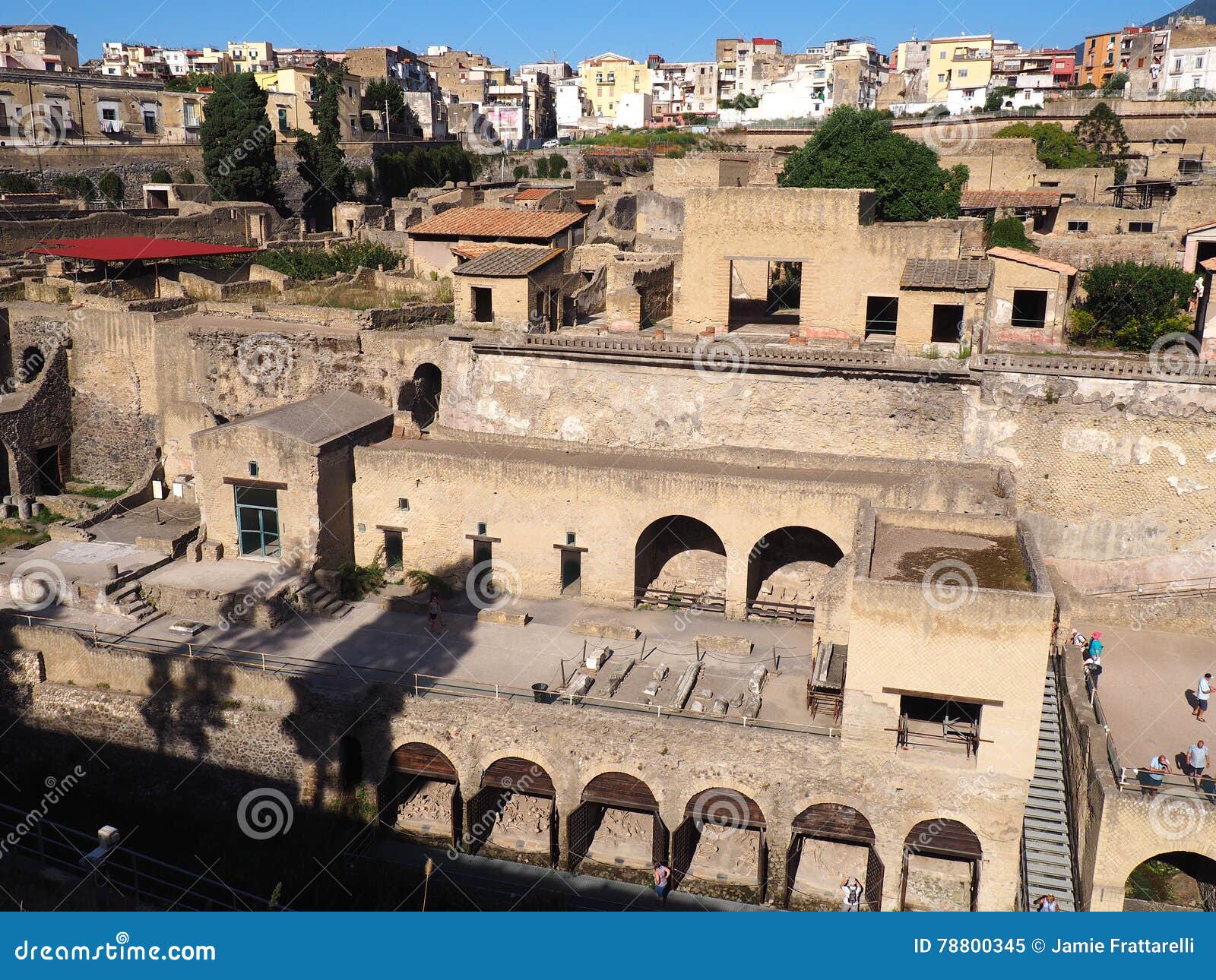 Die Ruinen von Herculaneum stockbild. Bild von reise - 78800345